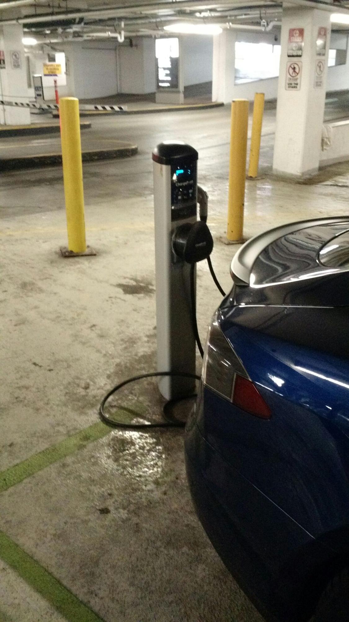 Circle Centre Mall - Moon Garage | Indianapolis, IN | EV Station