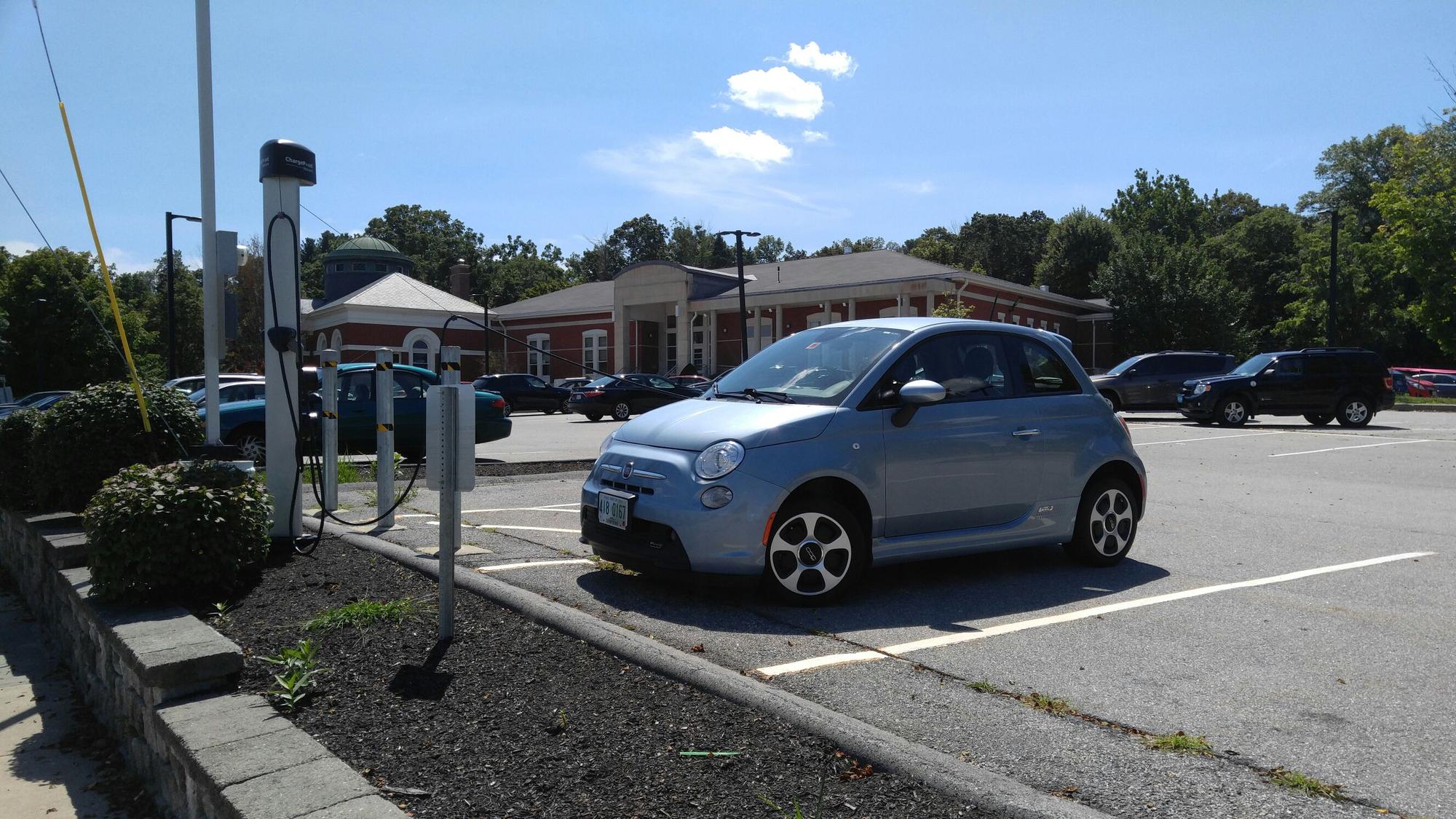 Chelmsford Public Library | Chelmsford, MA | EV Station
