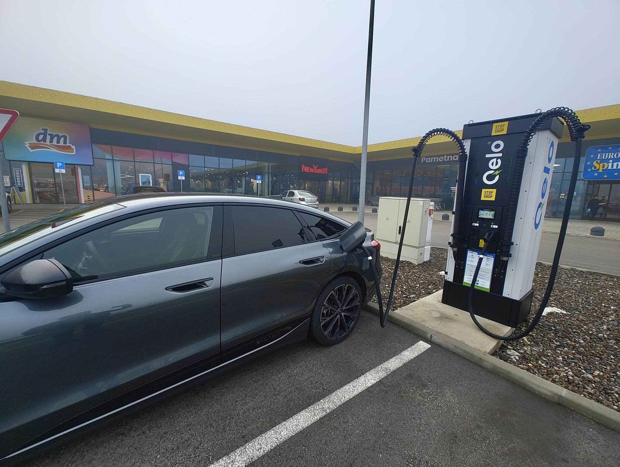 Qelo @ StopShop Đakovo | Đakovo, Osječko-baranjska županija | EV Station
