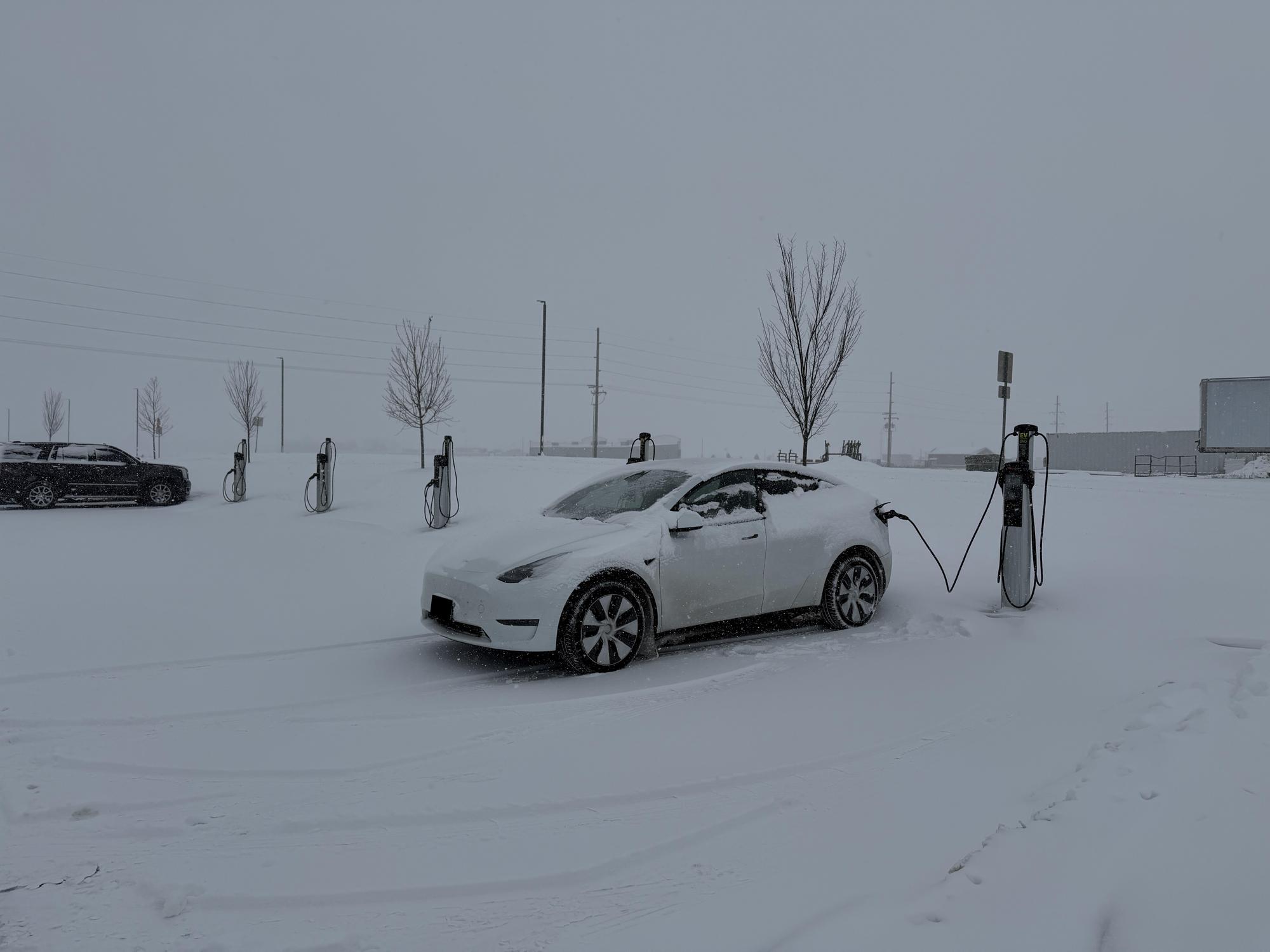 Emerald Acres Sports Connection | Mattoon, IL | EV Station