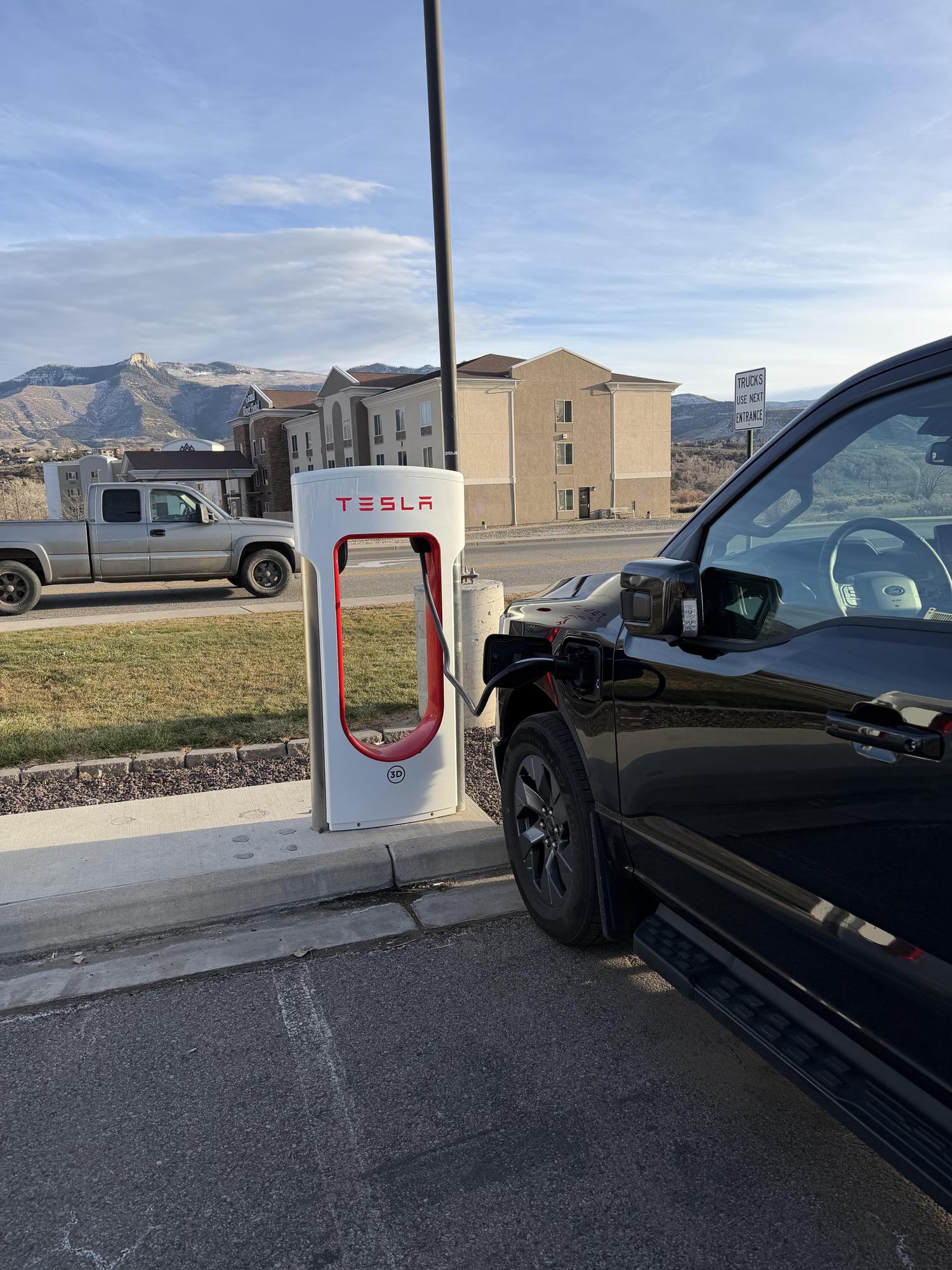 Grub & Scrub | Parachute, CO | EV Station