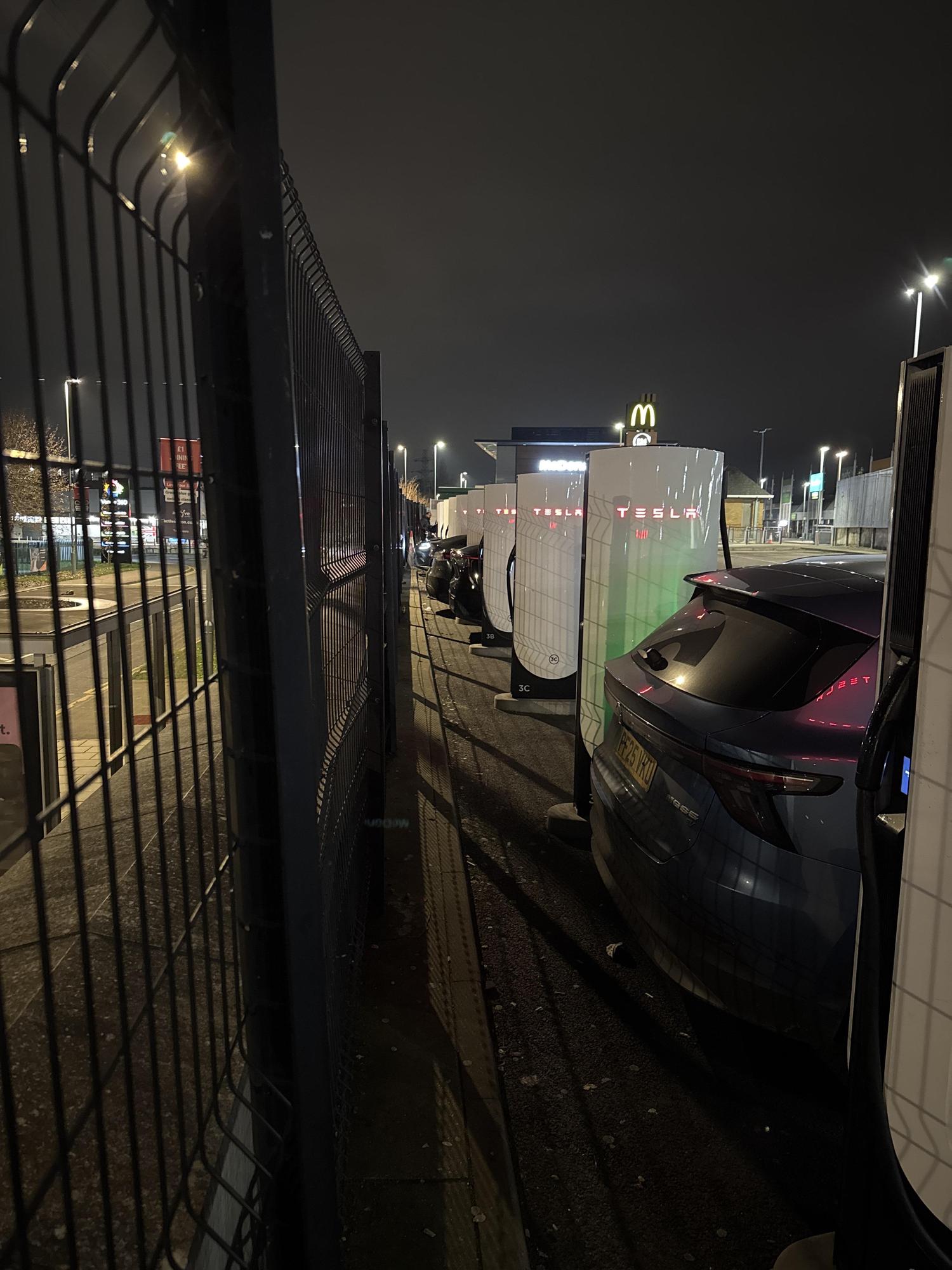 Luton Retail Park | Gipsy Ln, Luton, LU1 3JH, UK | EV Station