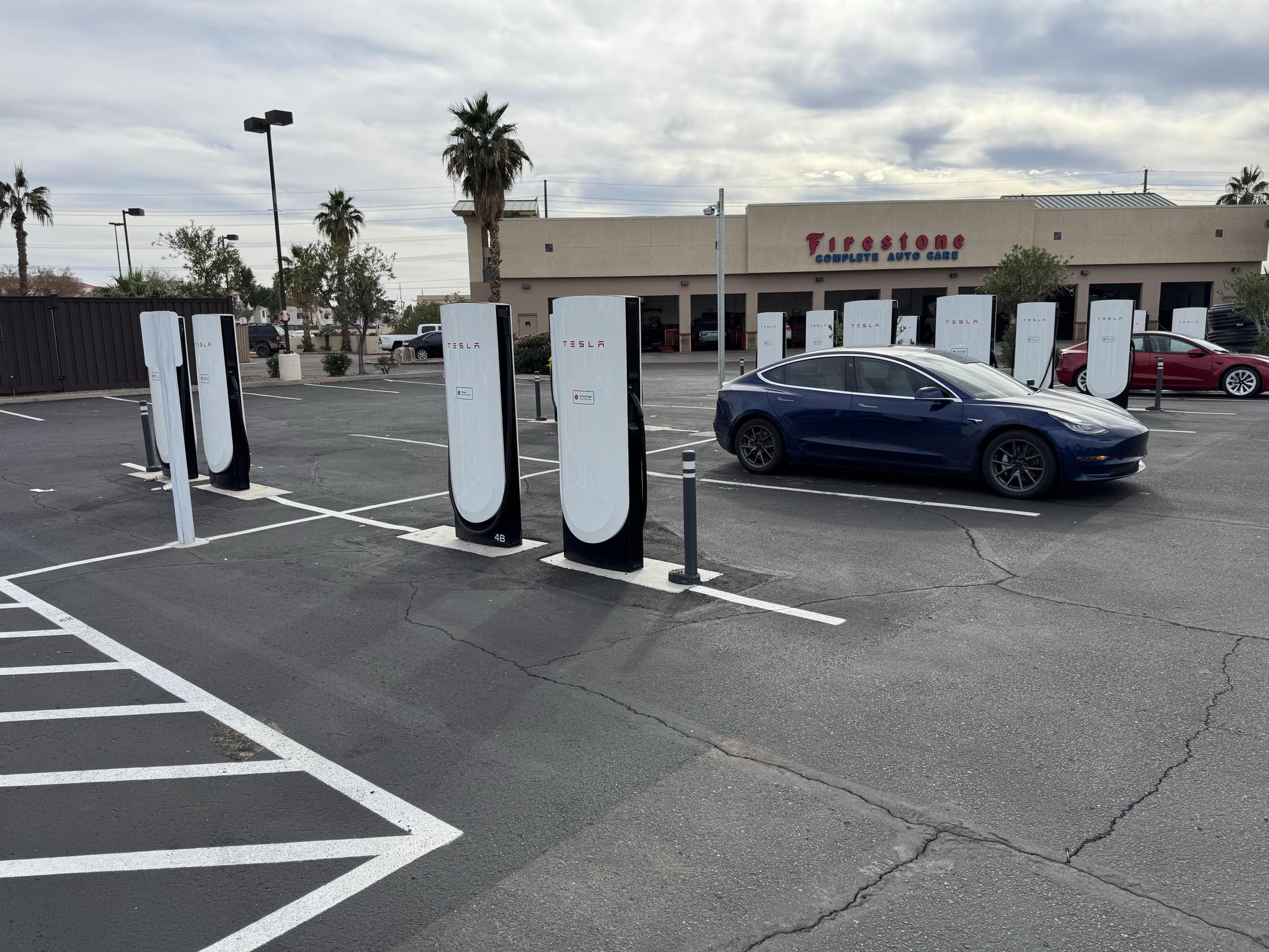 Gilbert Crossing | Gilbert, AZ | EV Station