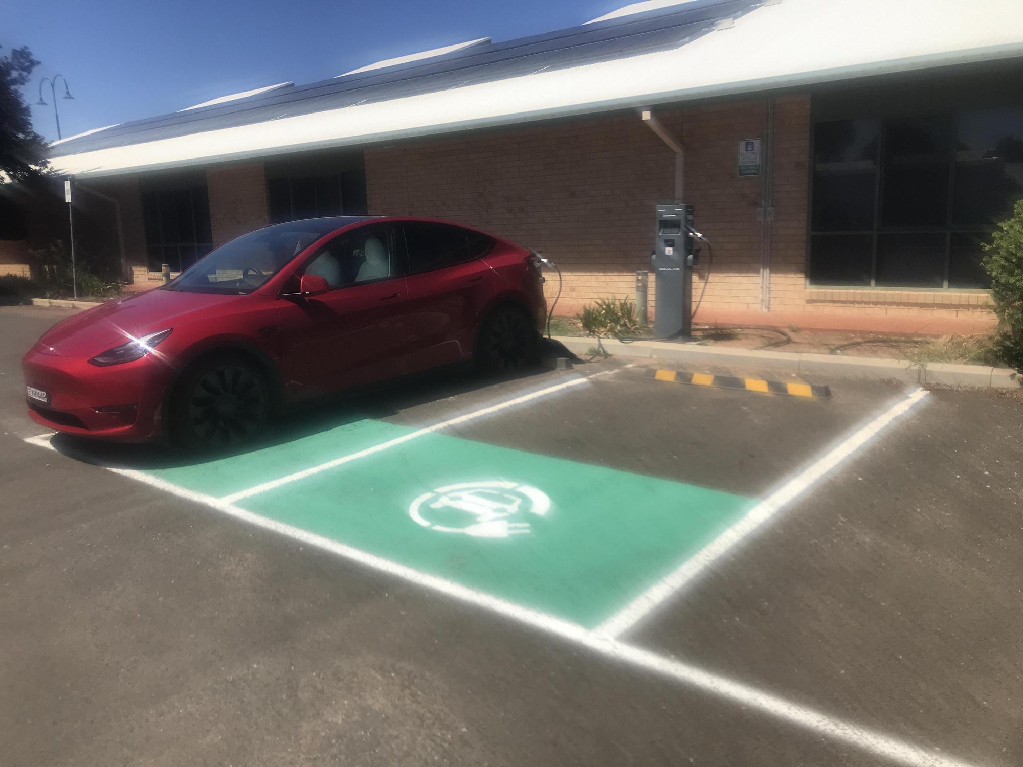 Carrathool Shire Council - Hillston Library | Hillston, NSW | EV Station