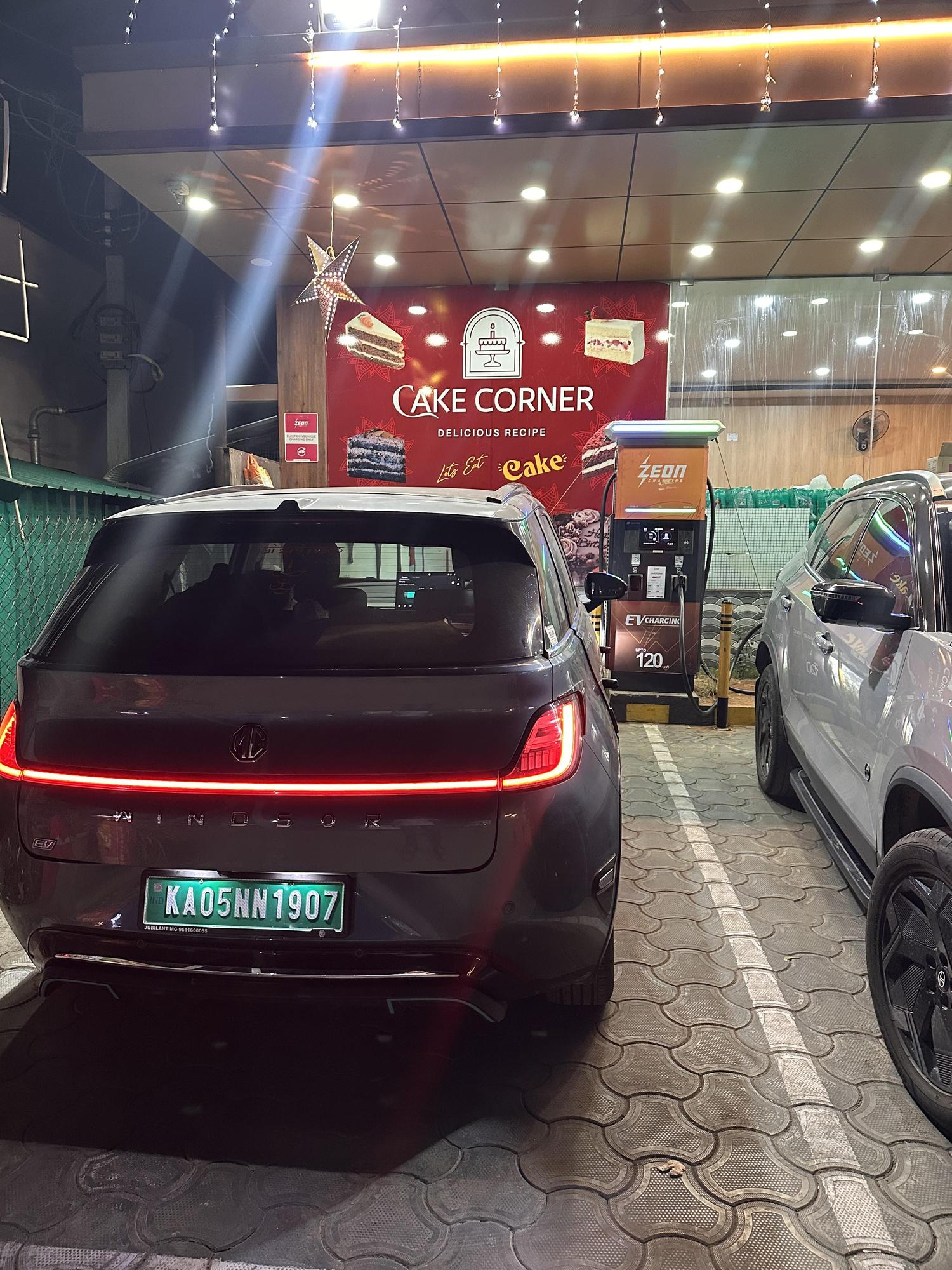 Zeon Charging - Fast charger DC 120 kW Dual CCS 2 gun Charger | Aasai ...