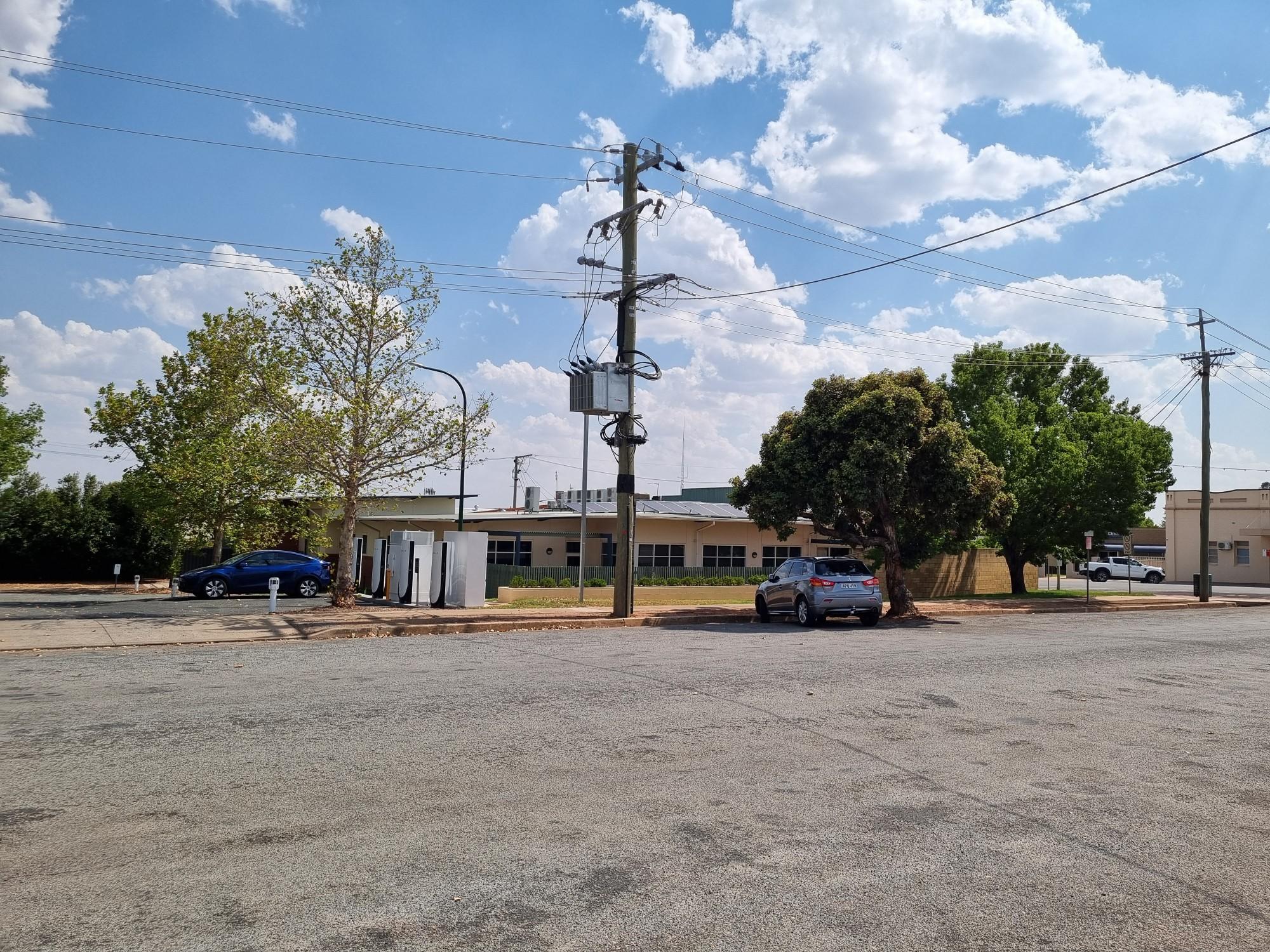 Narrandera Shire Library | Narrandera, NSW | EV Station