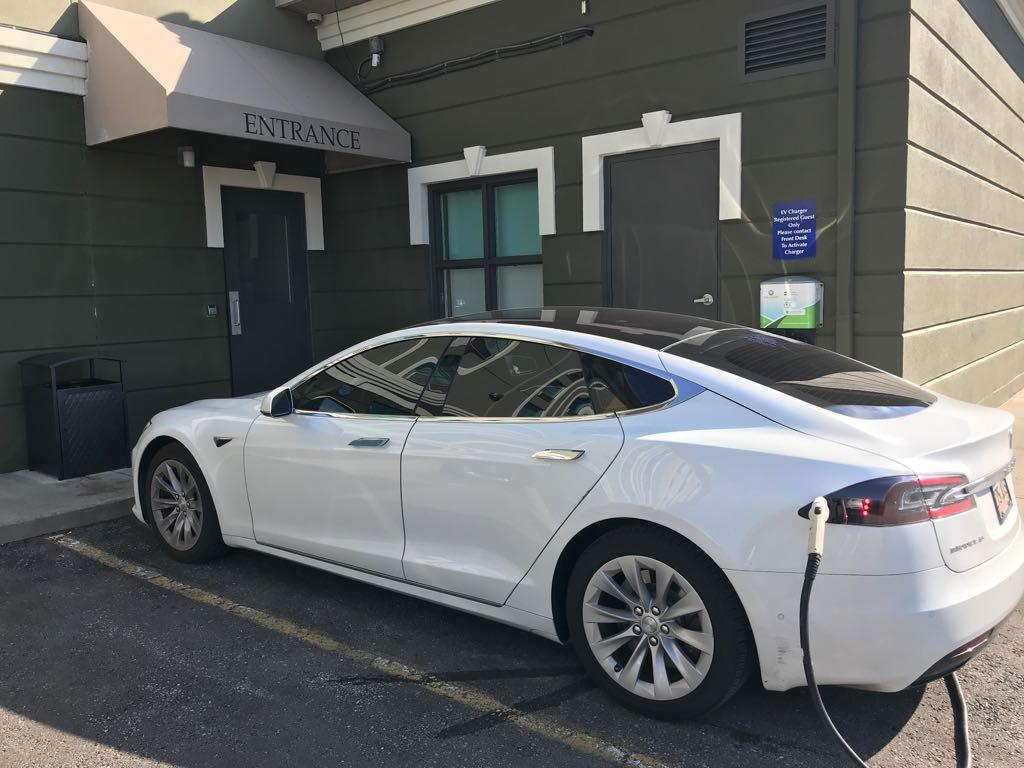 Best Western Executive Inn | Toronto, ON | EV Station