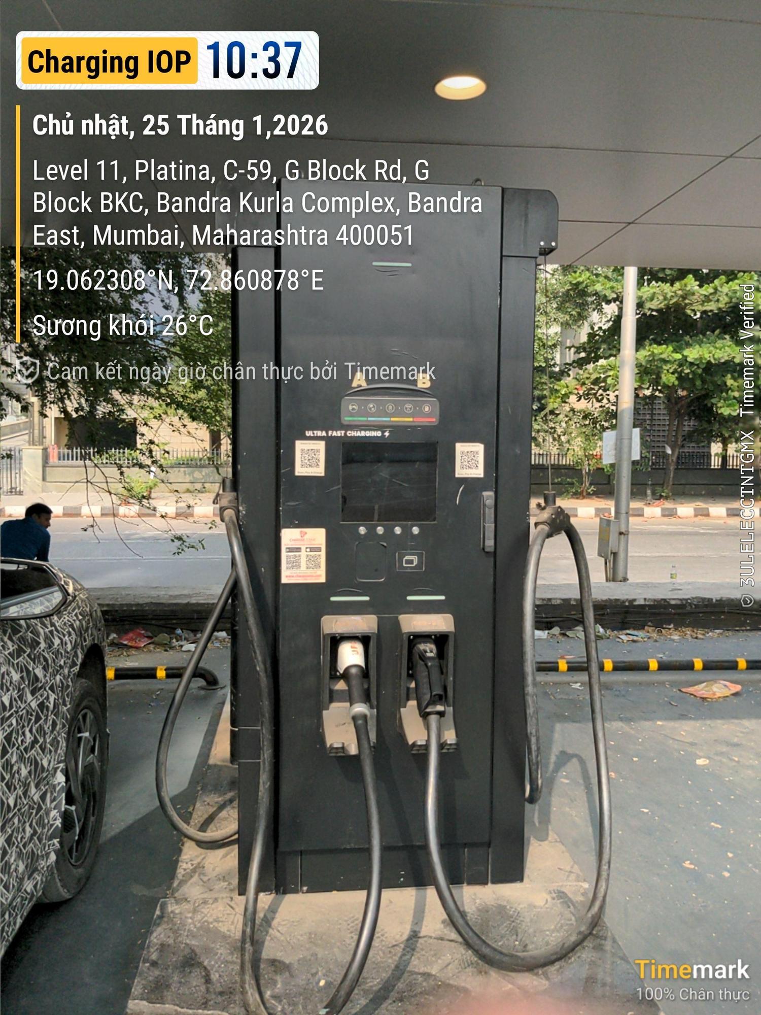 Audi e-tron supercharging station - Charge Zone FC (360 kW) | Mumbai ...