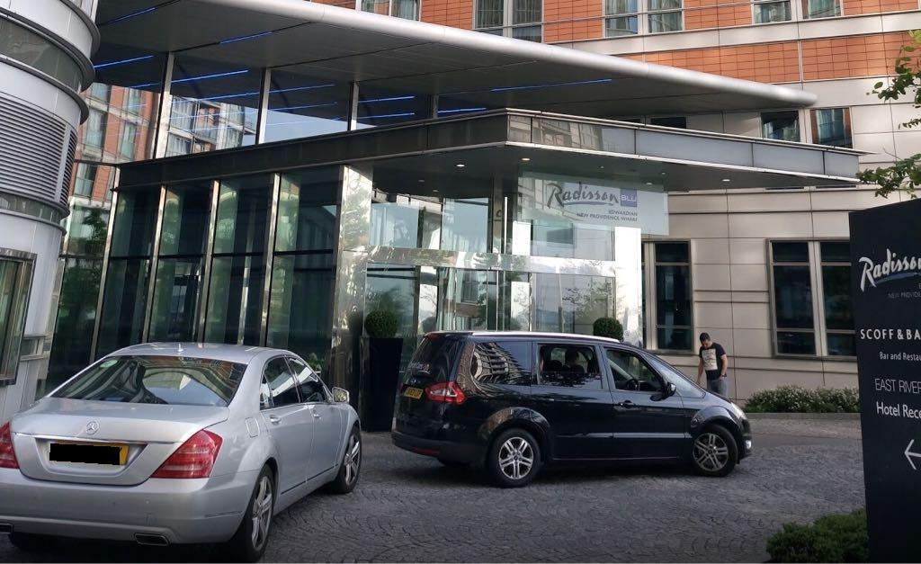 Radisson Blu | London, England | EV Station