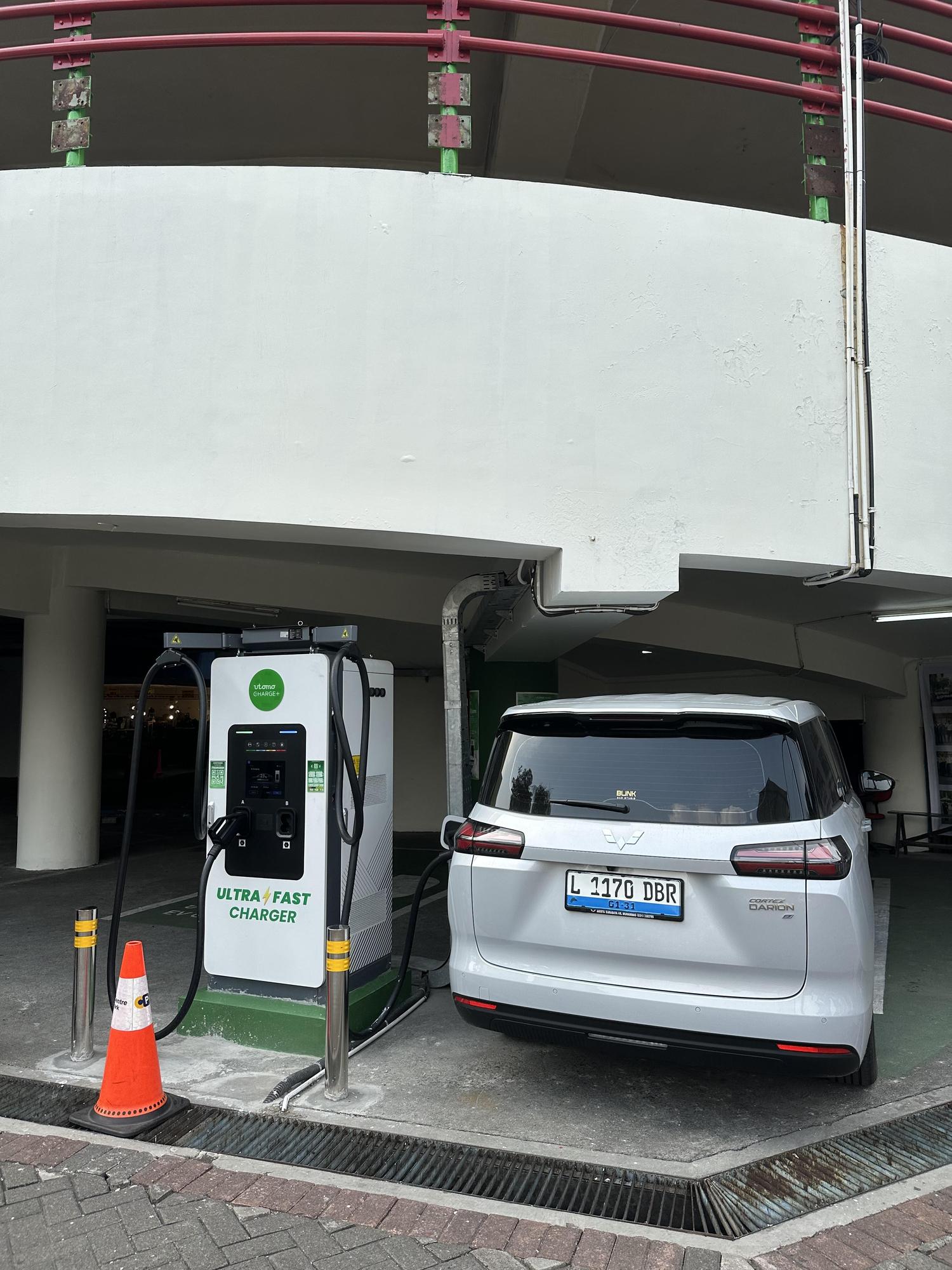 SPKLU Utomo Charge+ Pasar Atom Mall | Pasar Atum Mall Stand FD-12-15 ...