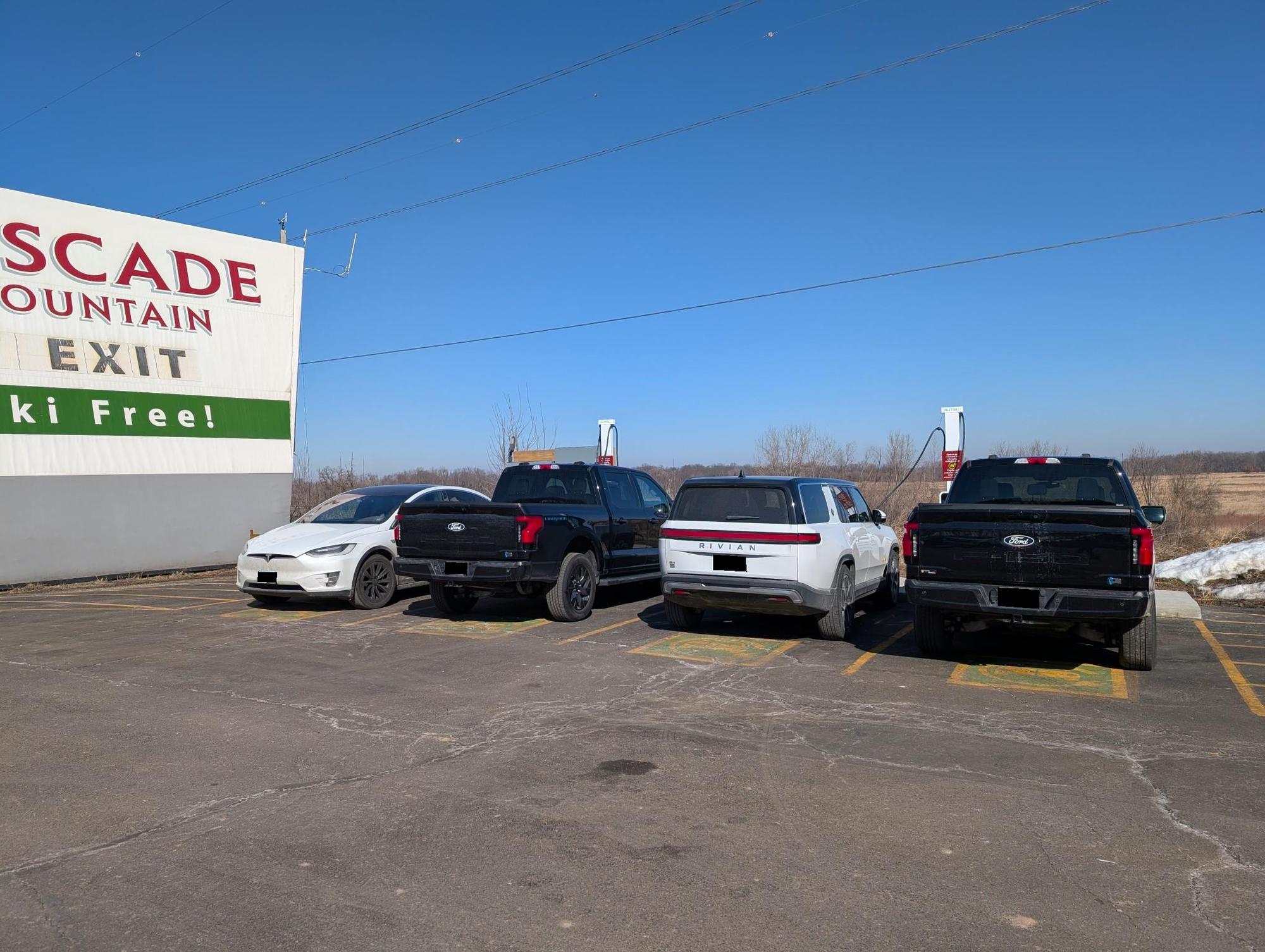 Cascade Mountain | Portage, WI | EV Station