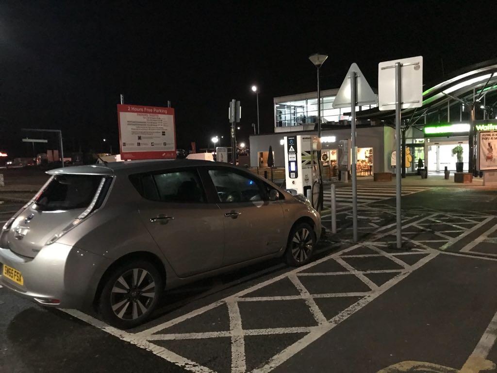 Welcome Break Keele Southbound Services M6 (1) | Keele, England | EV ...