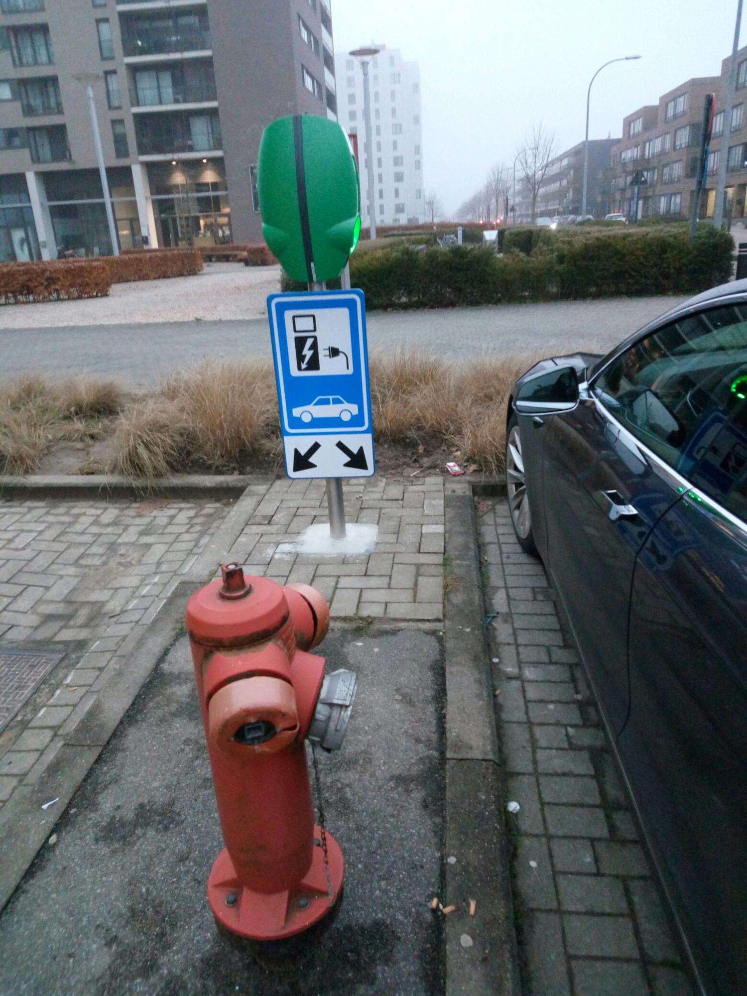 EVBox B.V. | Temse, Vlaanderen | EV Station