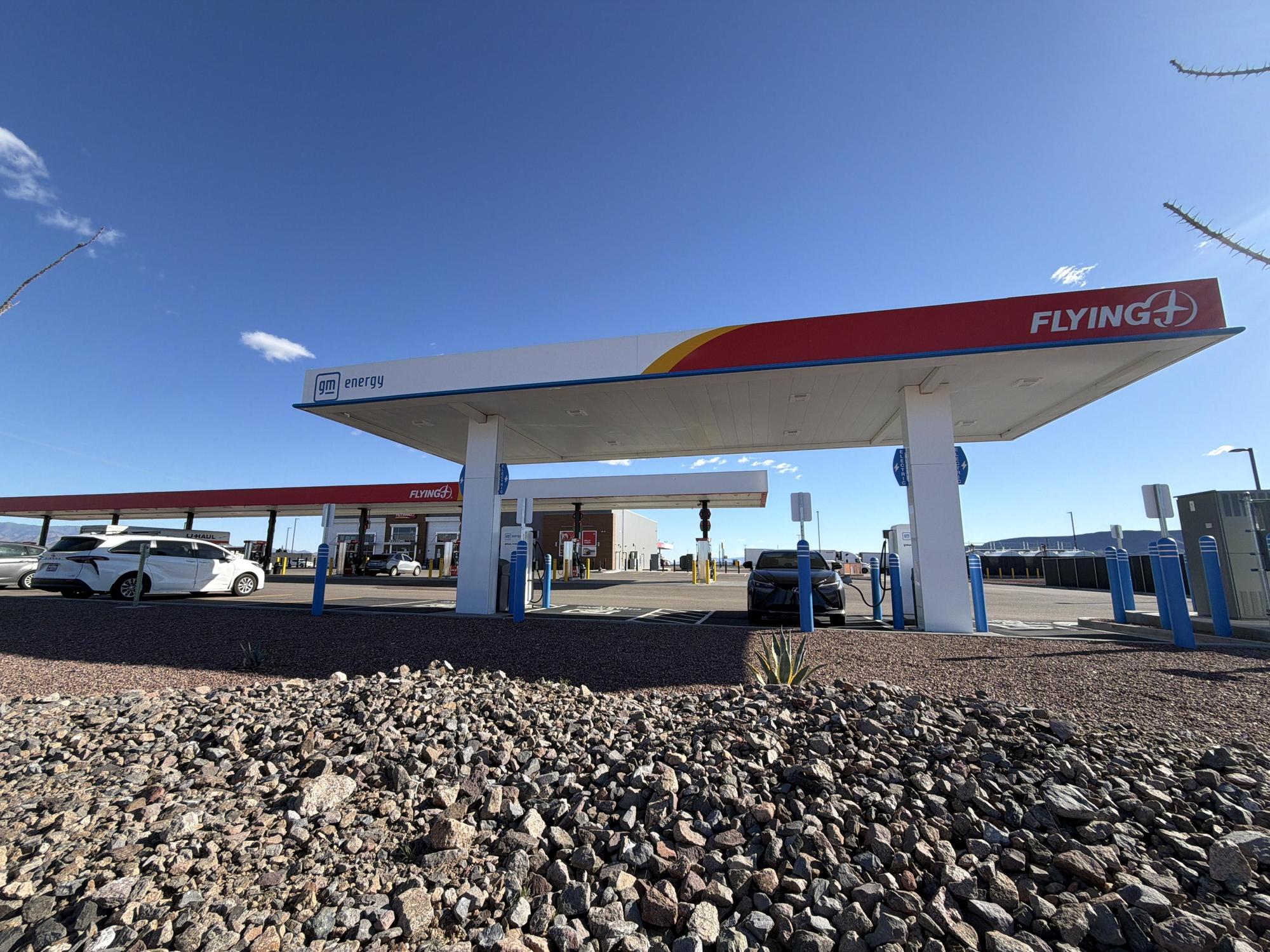 Flying J Travel Center | Golden Valley, AZ | EV Station