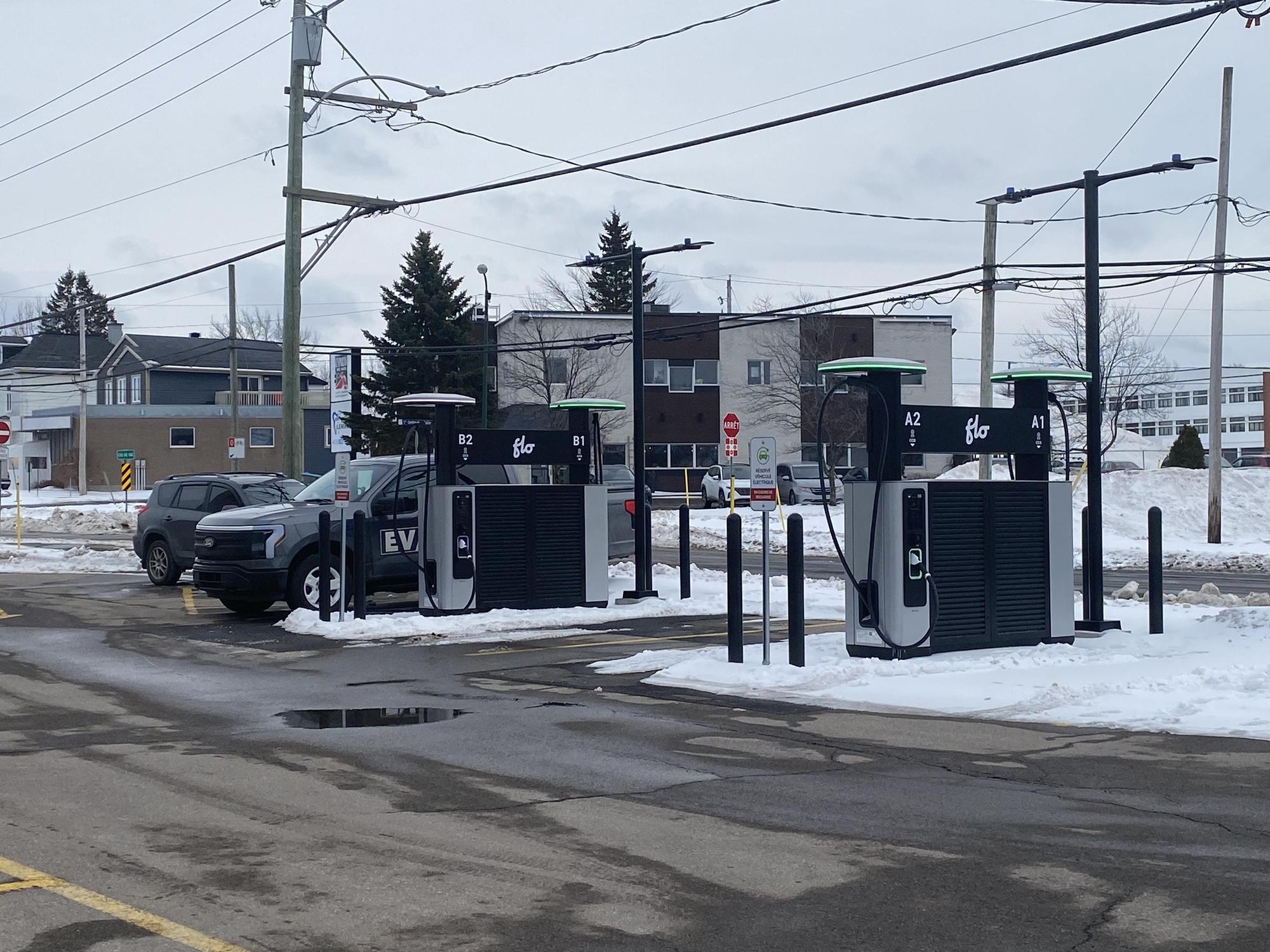 Metro Charny | Lévis, QC | EV Station
