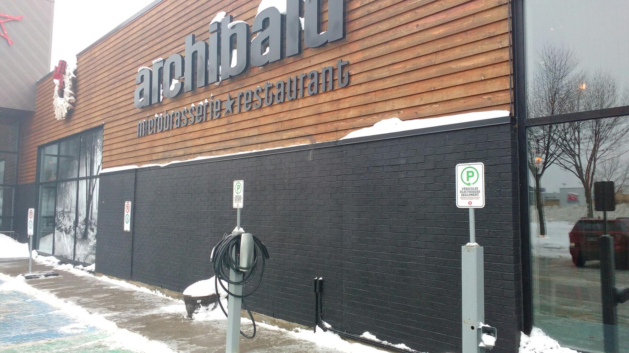 Archibald Microbrasserie et Restaurant | Québec, QC | EV Station