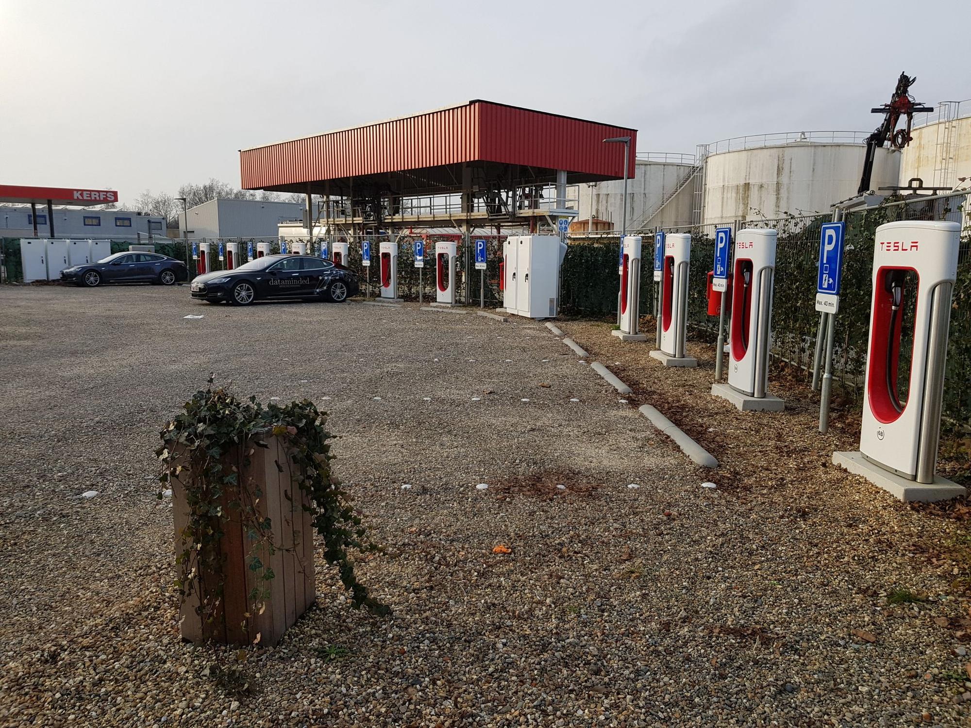 Cafe Restaurant 26bis | Heusden-Zolder, Vlaams Gewest | EV Station