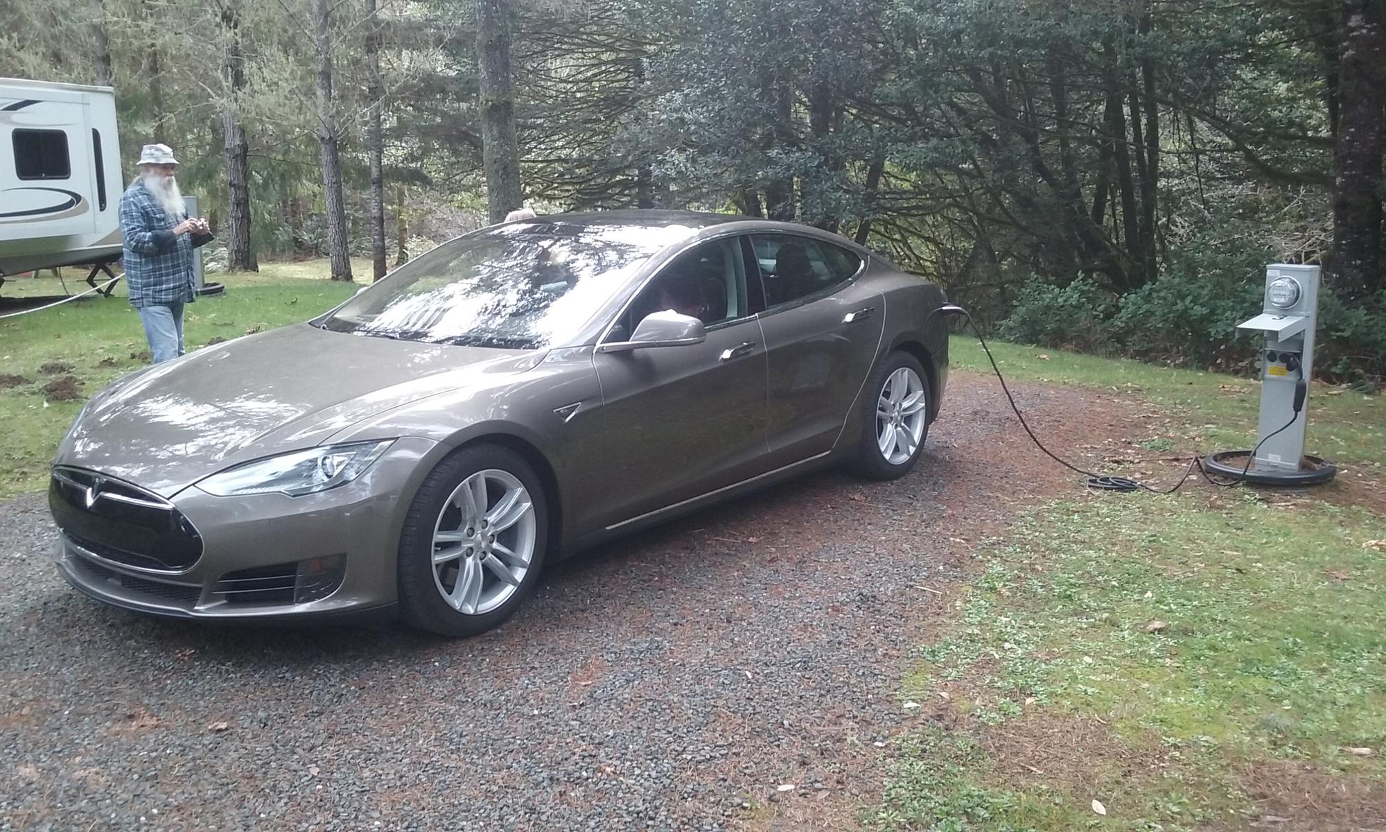 Remote Outpost RV Park and Cabins | Myrtle Point, OR | EV Station