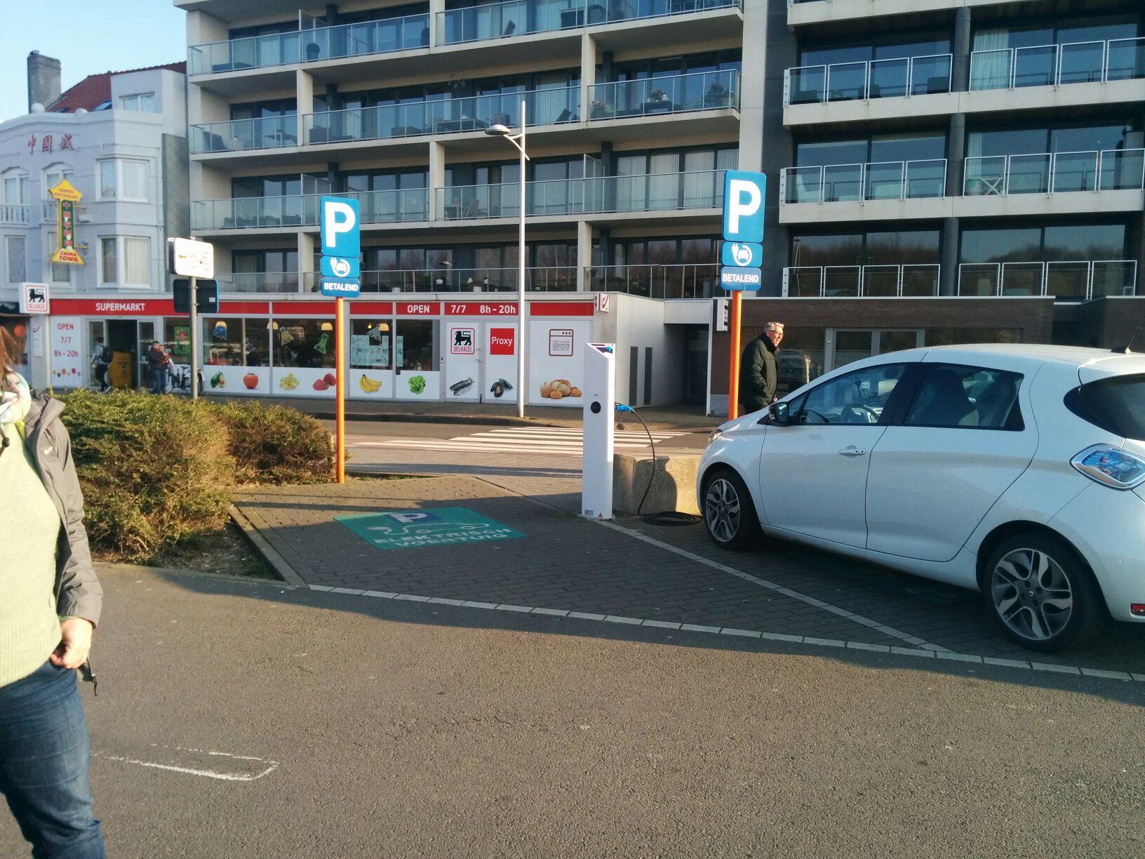 Kapellestraat Parking/Charging | Bredene, Vlaanderen | EV Station