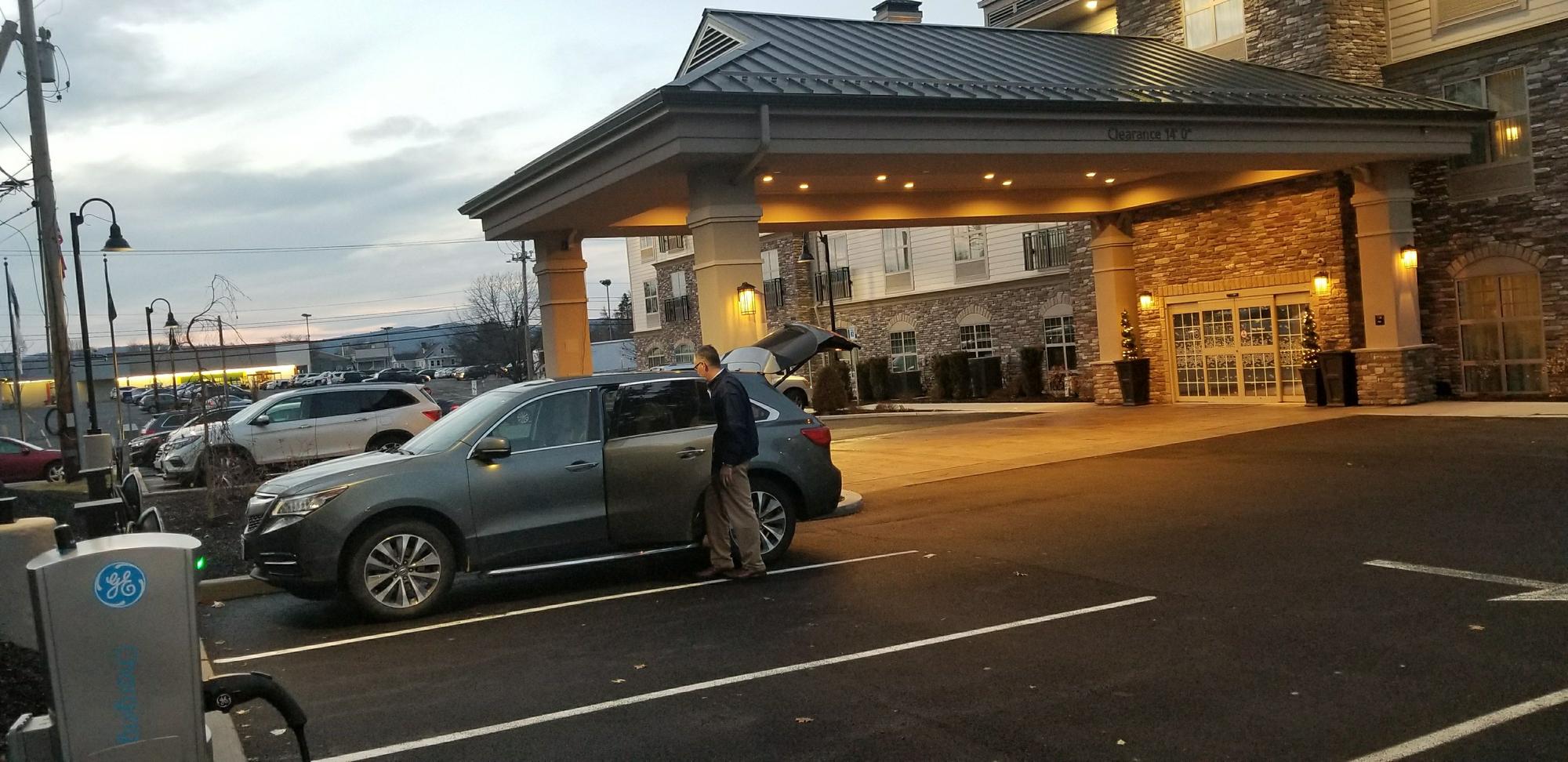 Hampton Inn by Hilton New Paltz | New Paltz, NY | EV Station