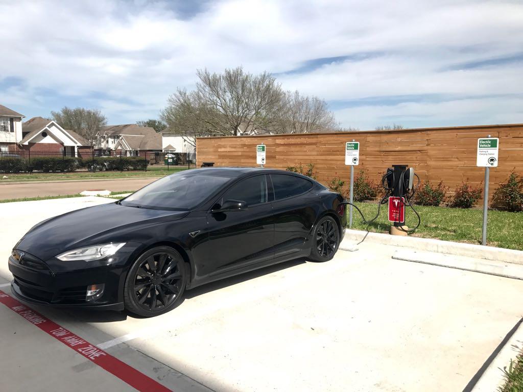 ReLux at WestChase | Houston, TX | EV Station