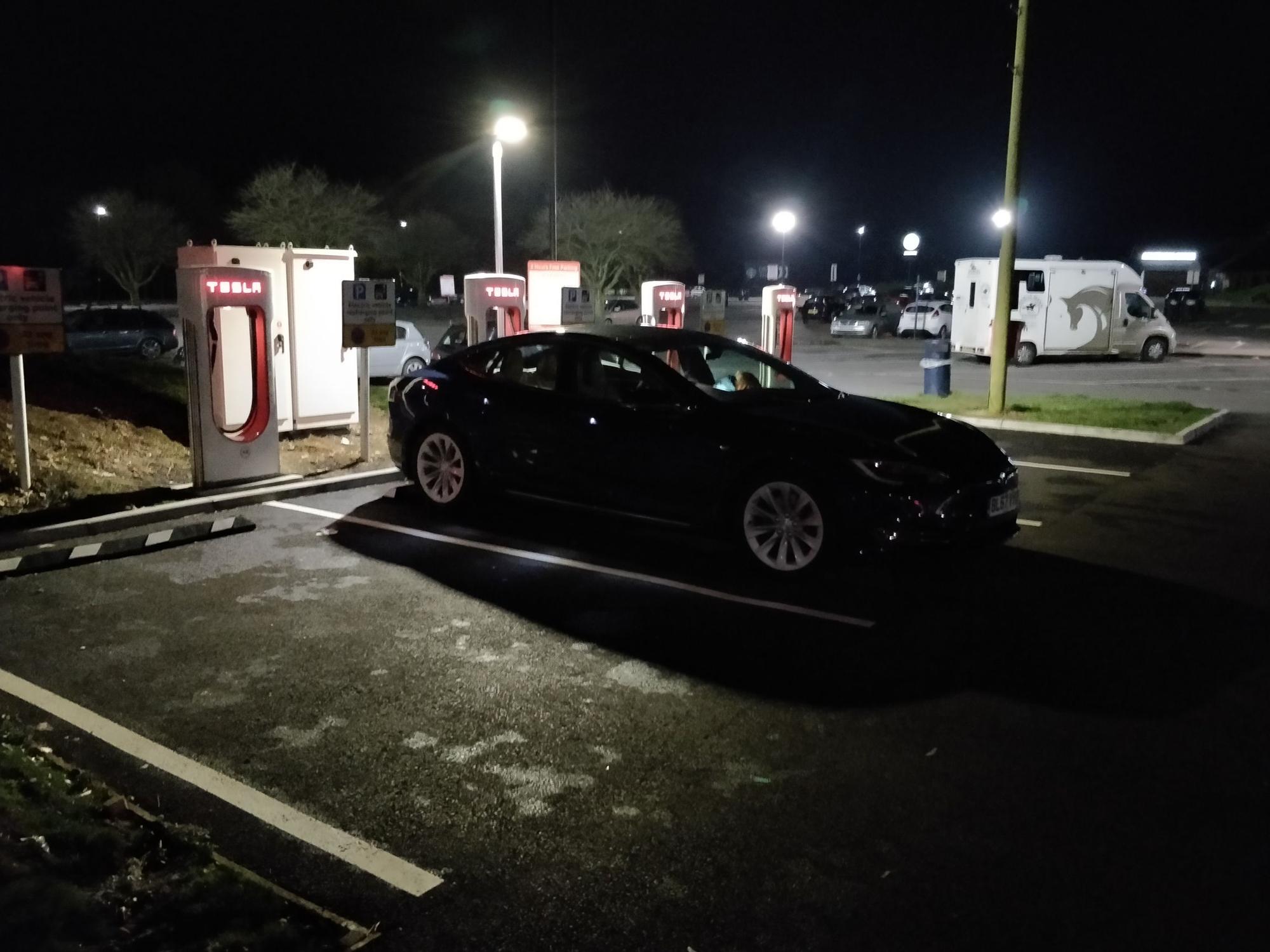 Membury Westbound Services M4 (2) | Lambourn Woodlands, England | EV ...