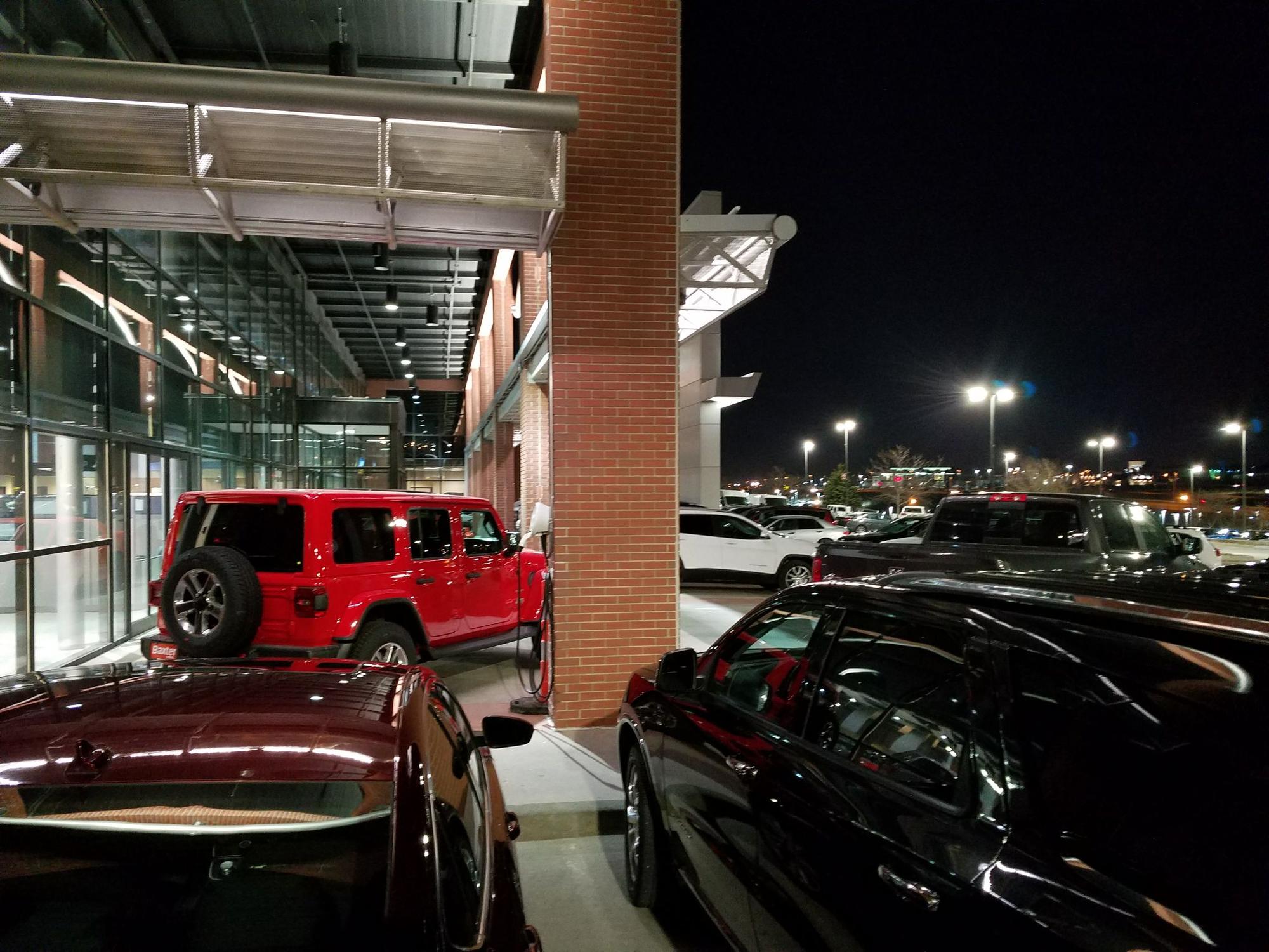 Edwards Chrysler Dodge Jeep Ram Village Pointe Omaha (1) | Omaha, NE ...