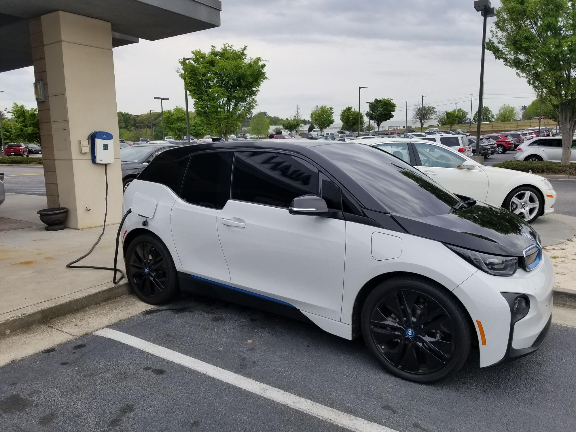 Allan Vigil Ford Lincoln | Morrow, GA | EV Station