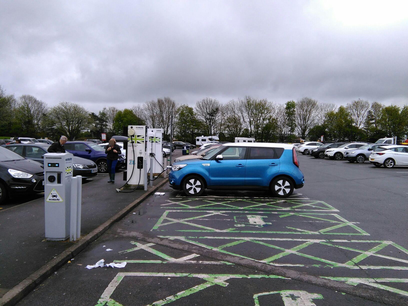 Membury Westbound Services M4 (1) | Lambourn Woodlands, England | EV ...