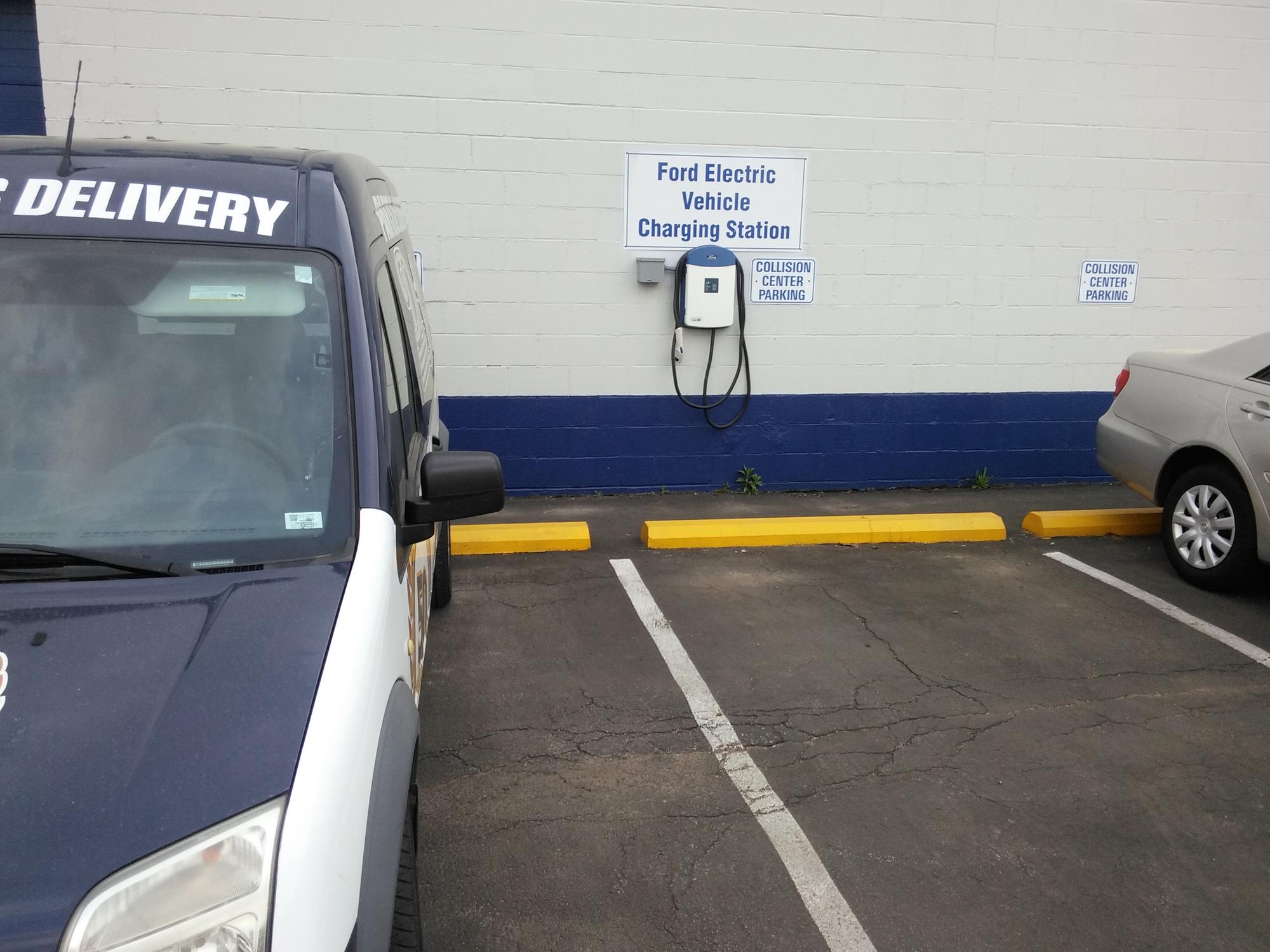 Dave Sinclair Ford (1) | Mehlville, MO | EV Station