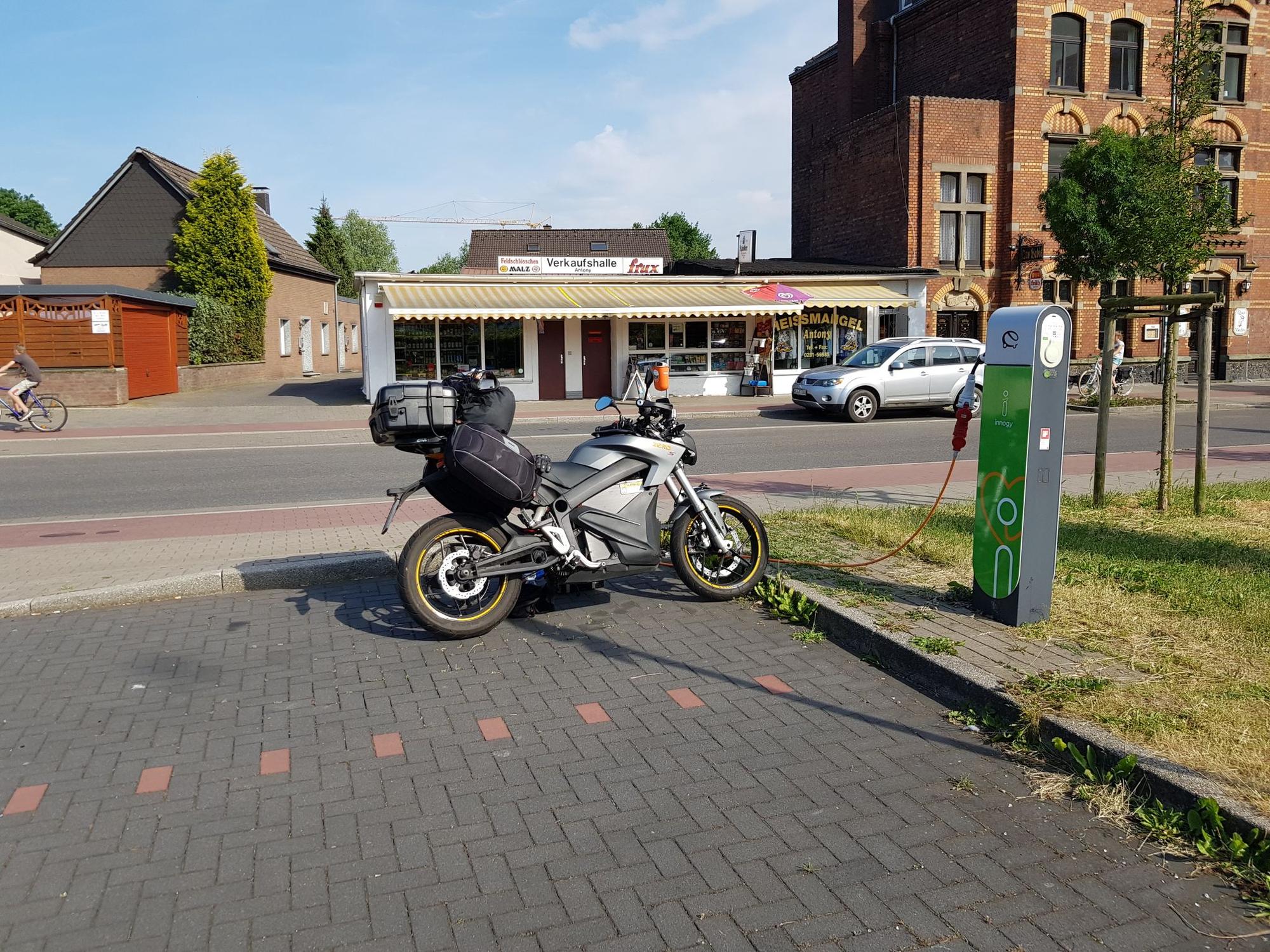 Wesel Railway Station | Wesel, NRW | EV Station
