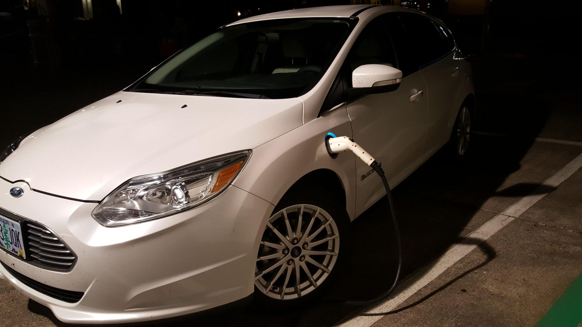 Coopers Express Fried Chicken & Drive Thru | Reedsport, OR | EV Station