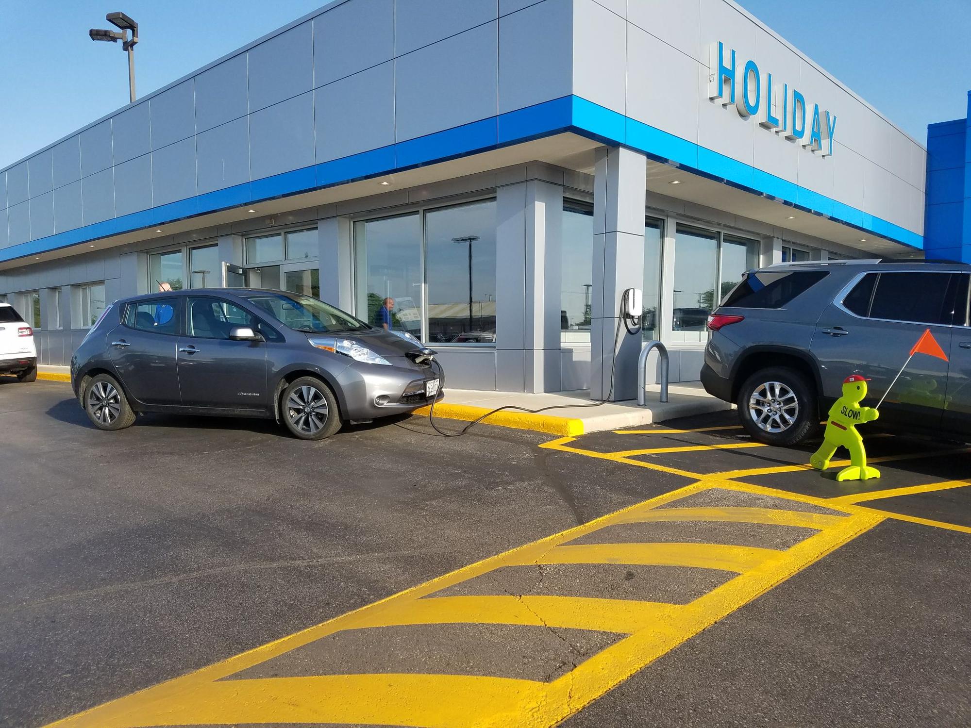 Holiday Automotive Courtesy Chargers | Fond du Lac, WI | EV Station