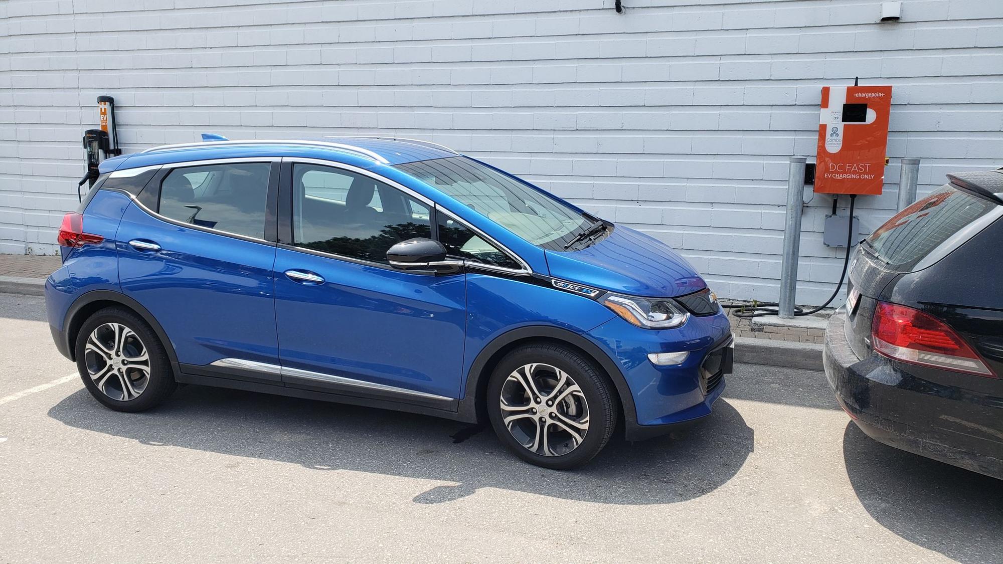 Pickering Volkswagen | Pickering, ON | EV Station