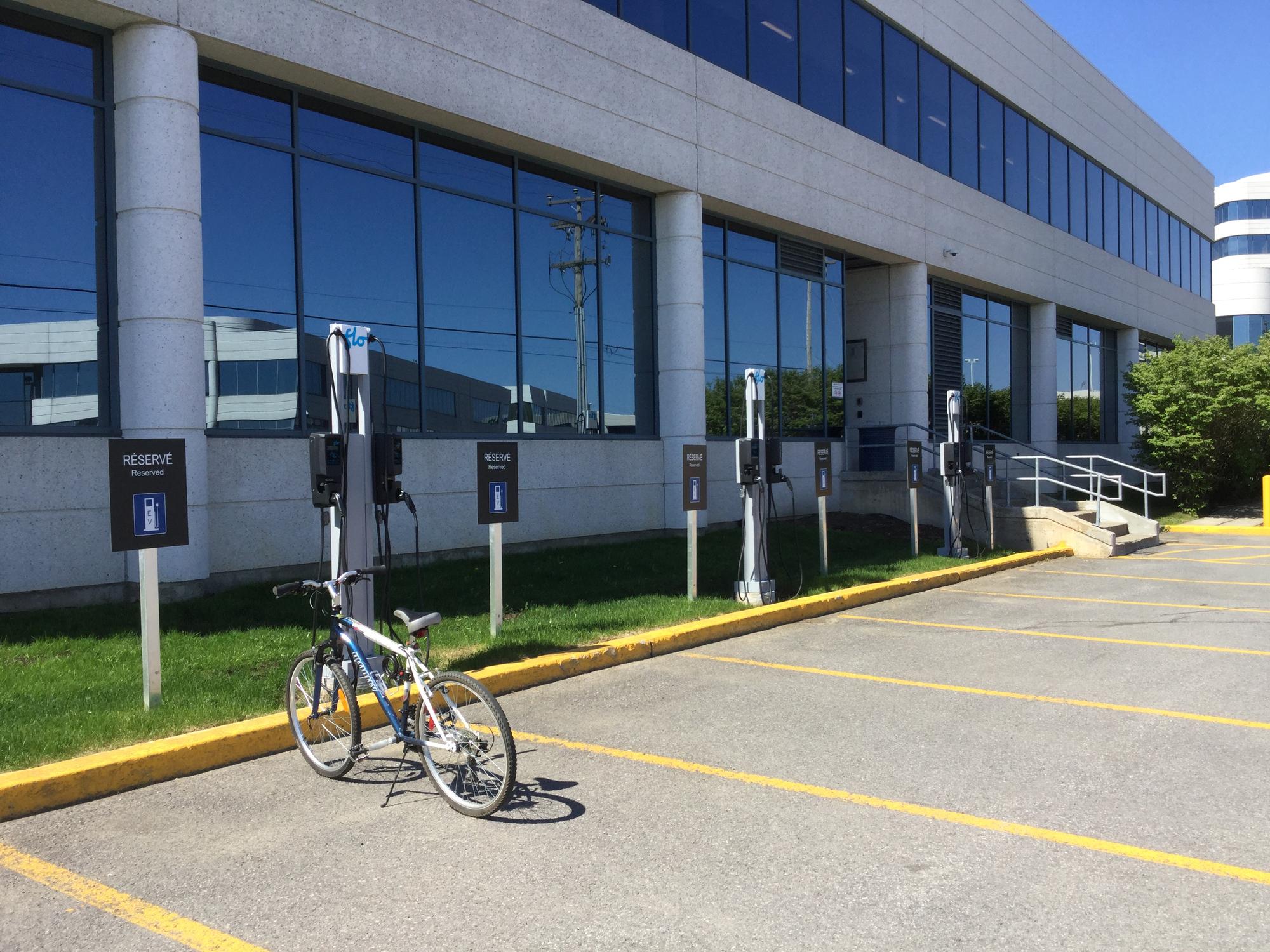 Abbott Laboratories | Montréal, QC | EV Station