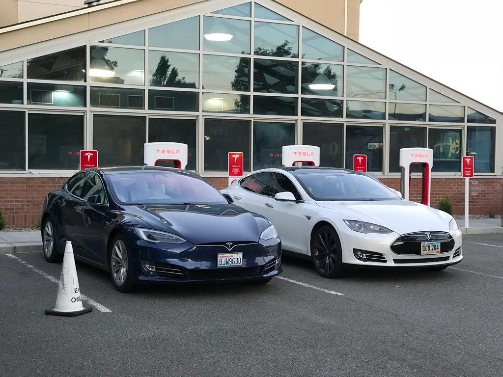 Holiday Inn Express Ellensburg (2) | Ellensburg, WA | EV Station