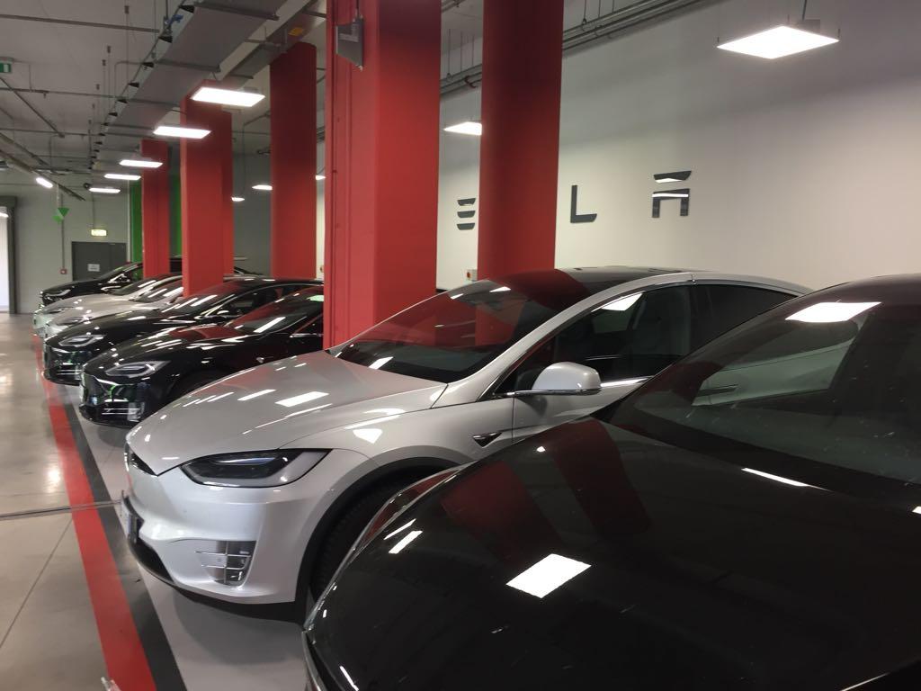 Tesla Store | Milano, Lombardia | EV Station