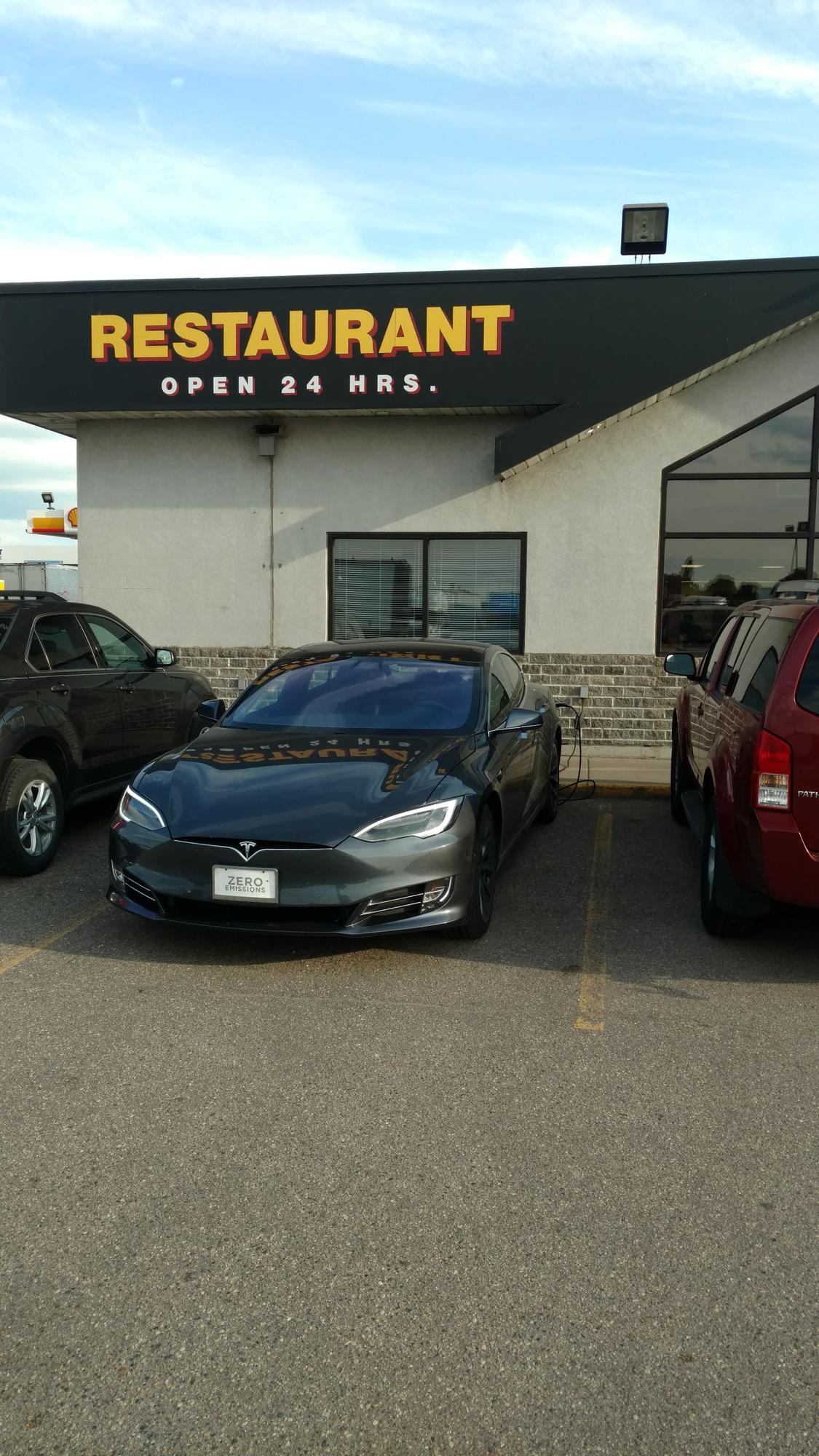 Truckers Inn (Shell) | Sauk Centre, MN | EV Station
