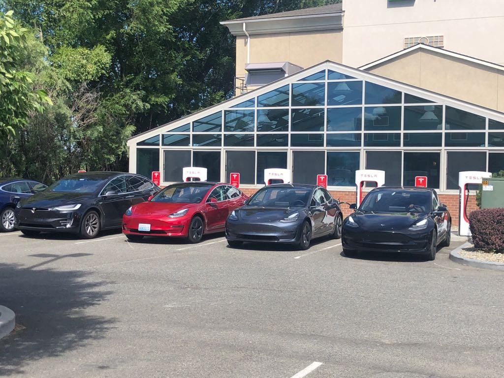 Holiday Inn Express Ellensburg (2) | Ellensburg, WA | EV Station