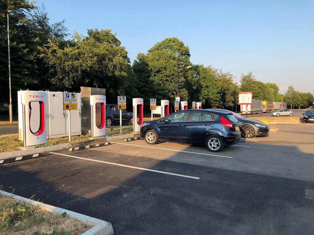 Membury Eastbound Services M4 (2) | Lambourn Woodlands, England | EV ...