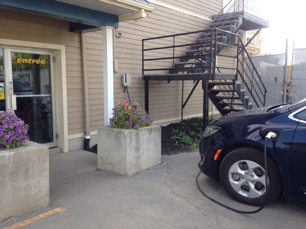 Lou-Tec Vaudreuil-Dorion/St-Lazare | Saint-Lazare, QC | EV Station
