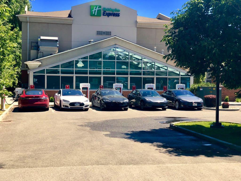 Holiday Inn Express Ellensburg (2) | Ellensburg, WA | EV Station