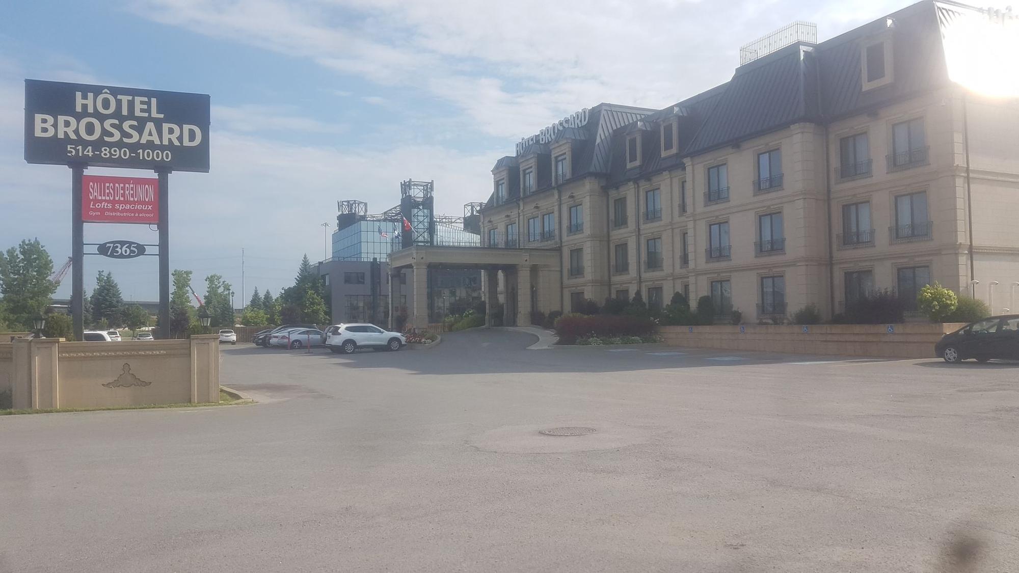 Hôtel Brossard | Brossard, QC | EV Station