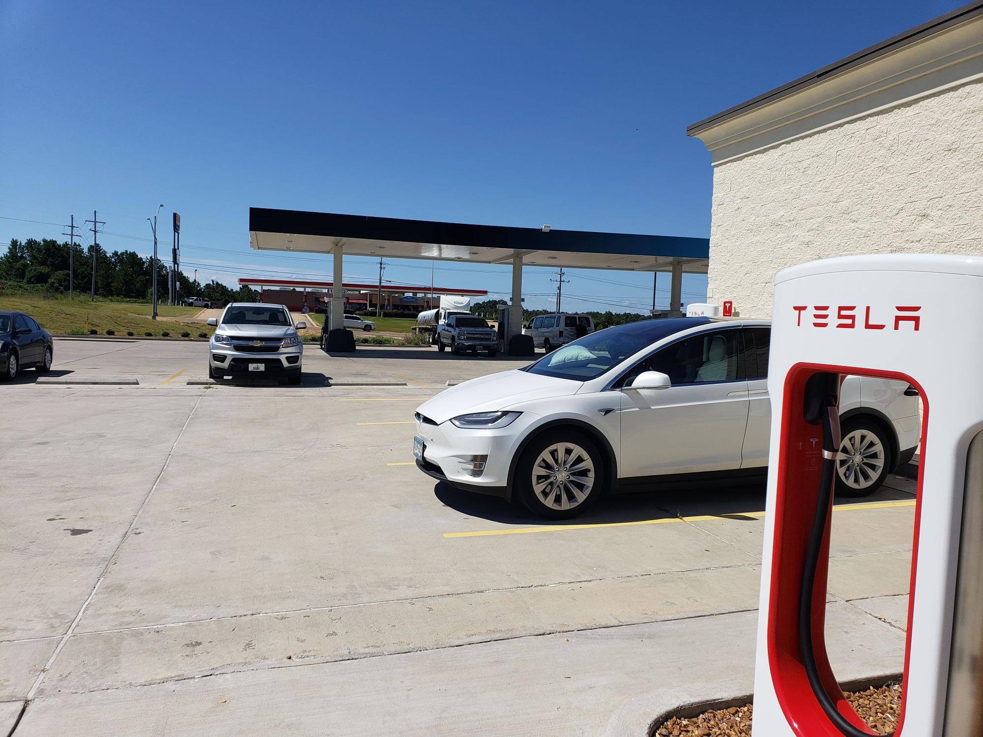 Baskin Robbins | Grenada, MS | EV Station