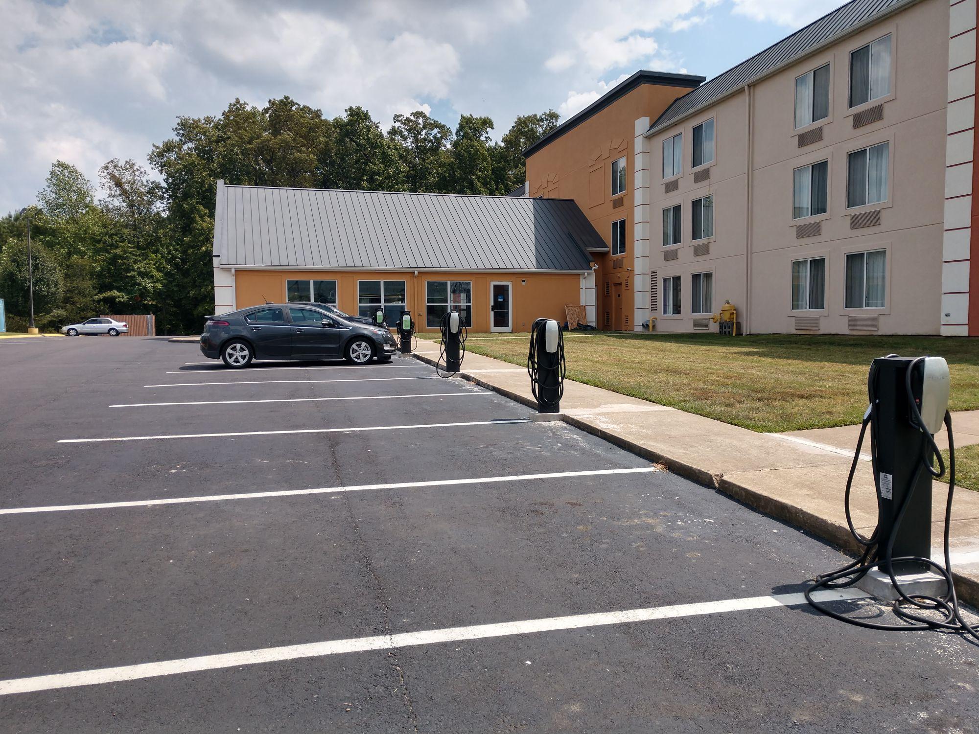 Comfort Inn Dickson | Dickson, TN | EV Station