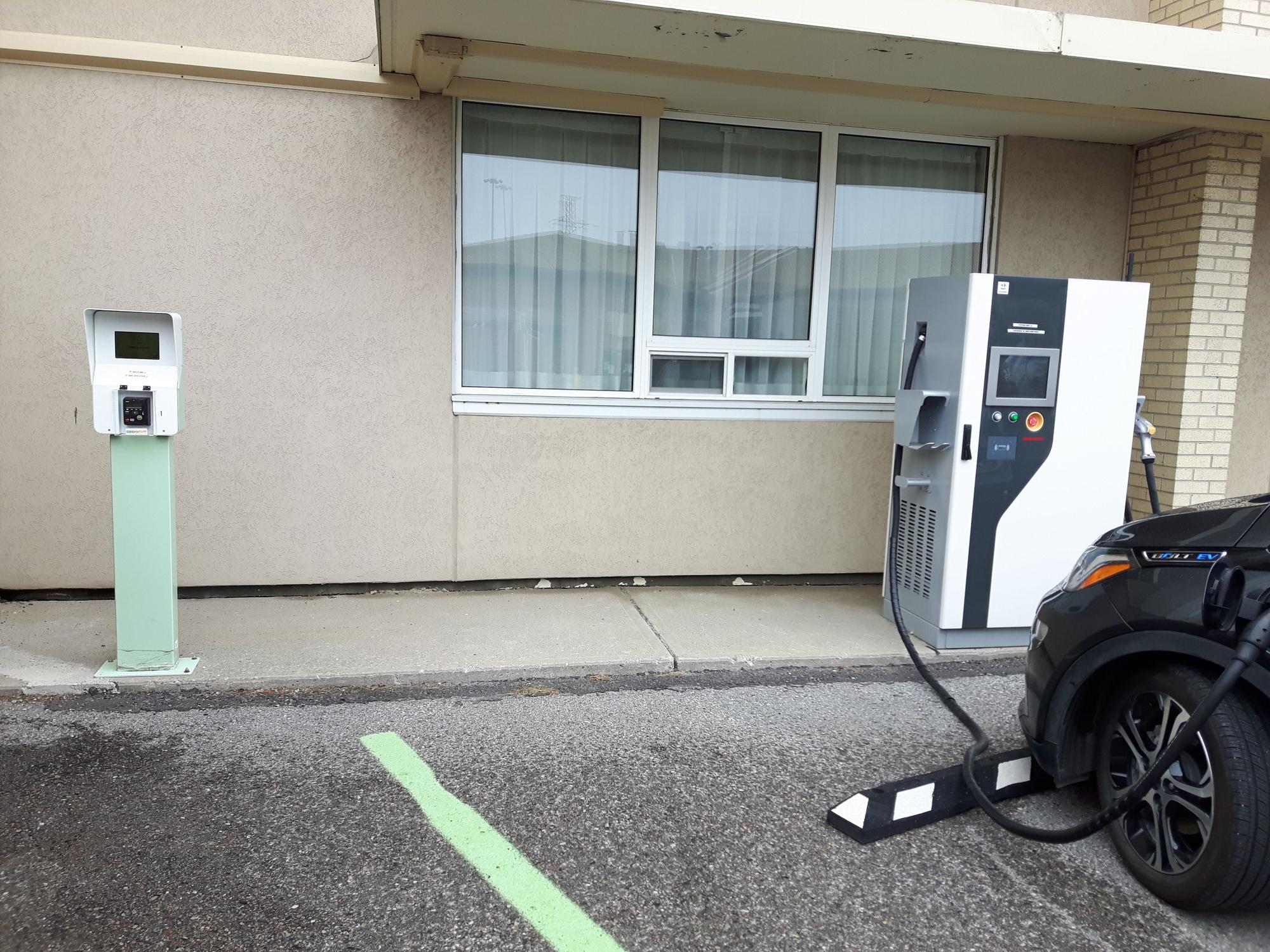 Best Western Plus | Oshawa, ON | EV Station