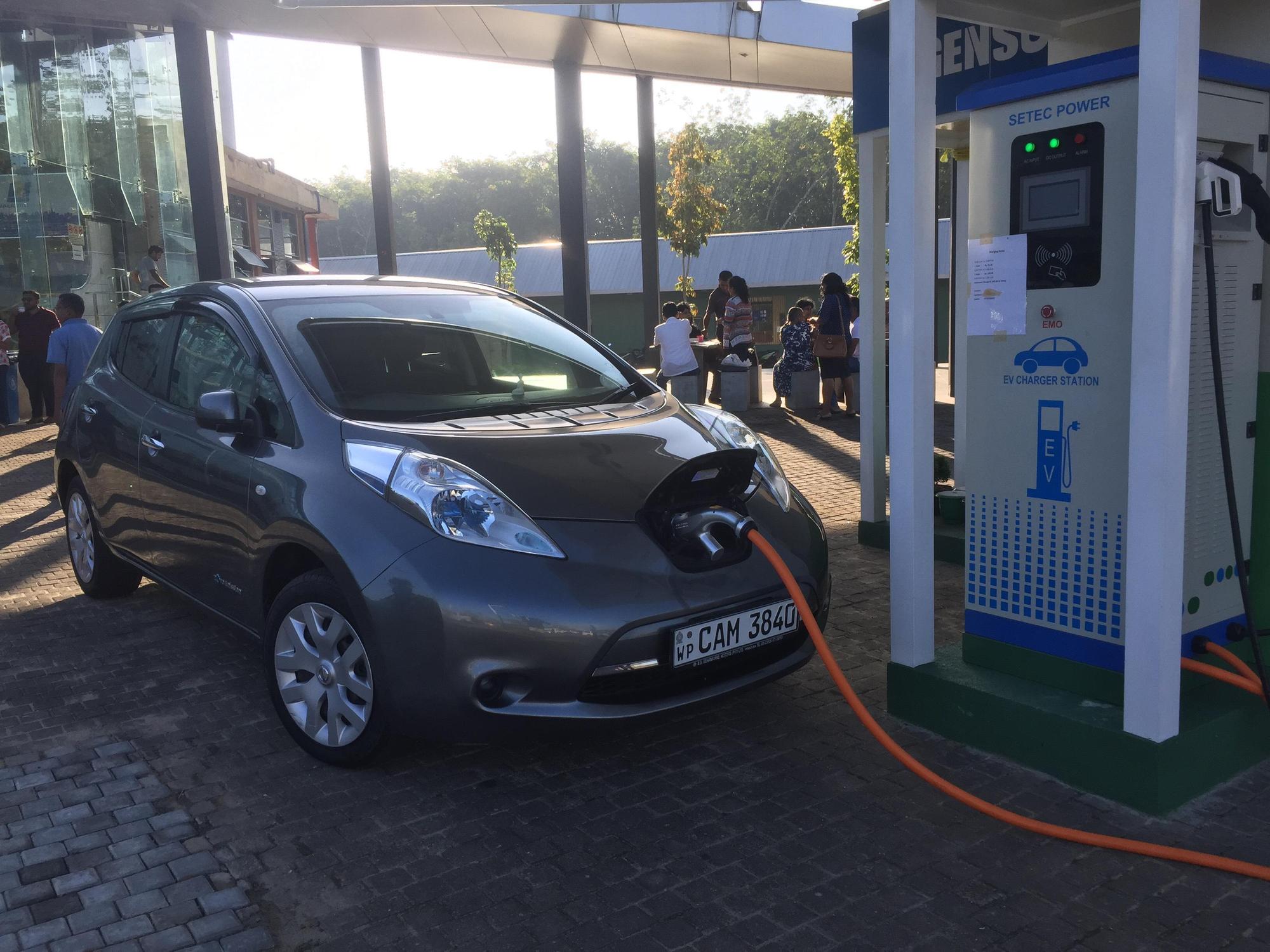 Southern Express Highway Service Area - East | Henpita, WP | EV Station