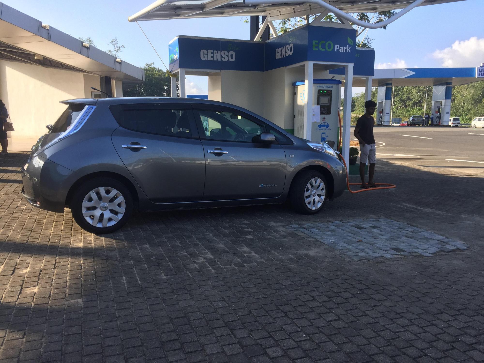 Southern Express Highway Service Area - East | Henpita, WP | EV Station