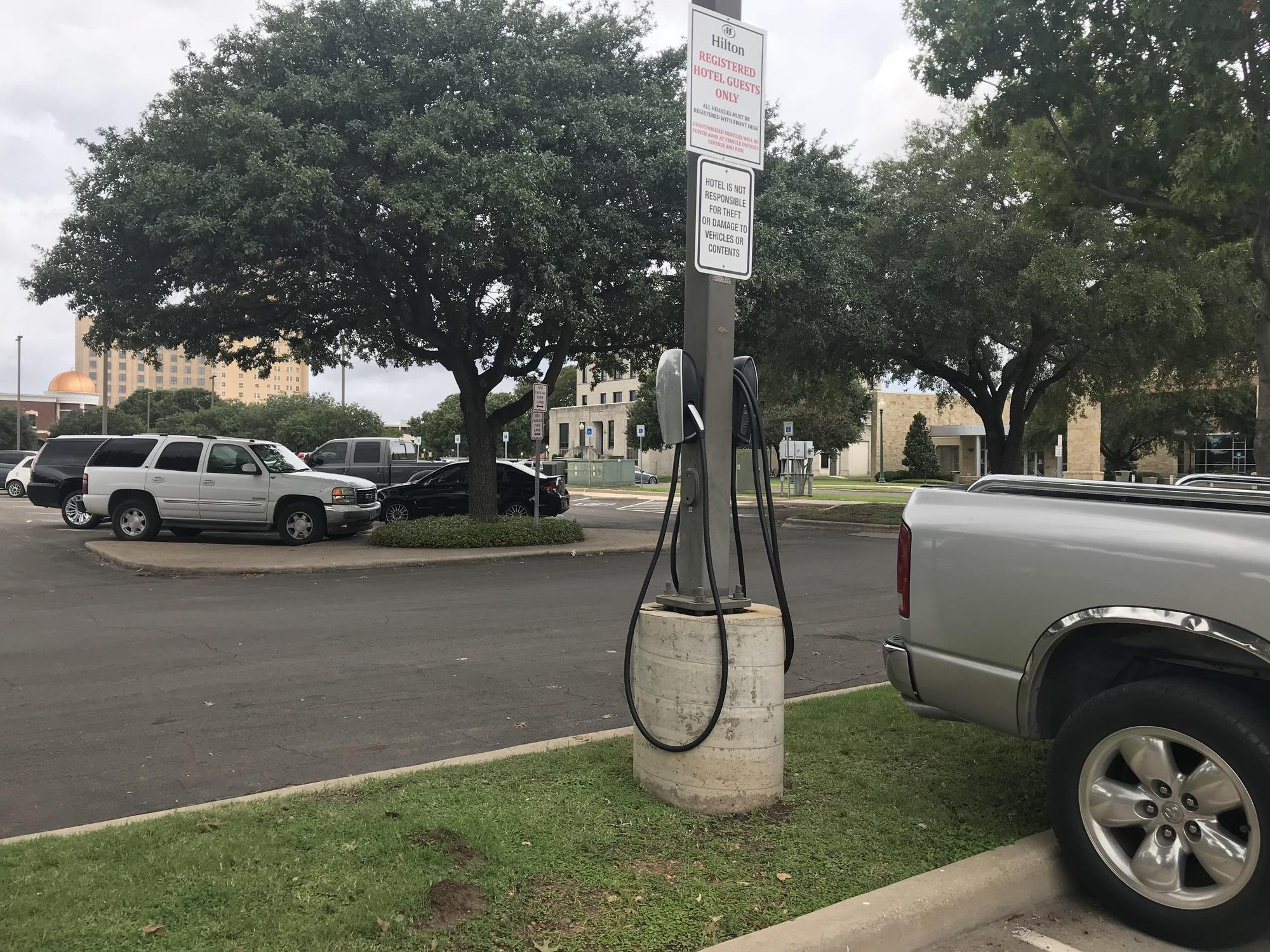 Hilton Waco | Waco, TX | EV Station
