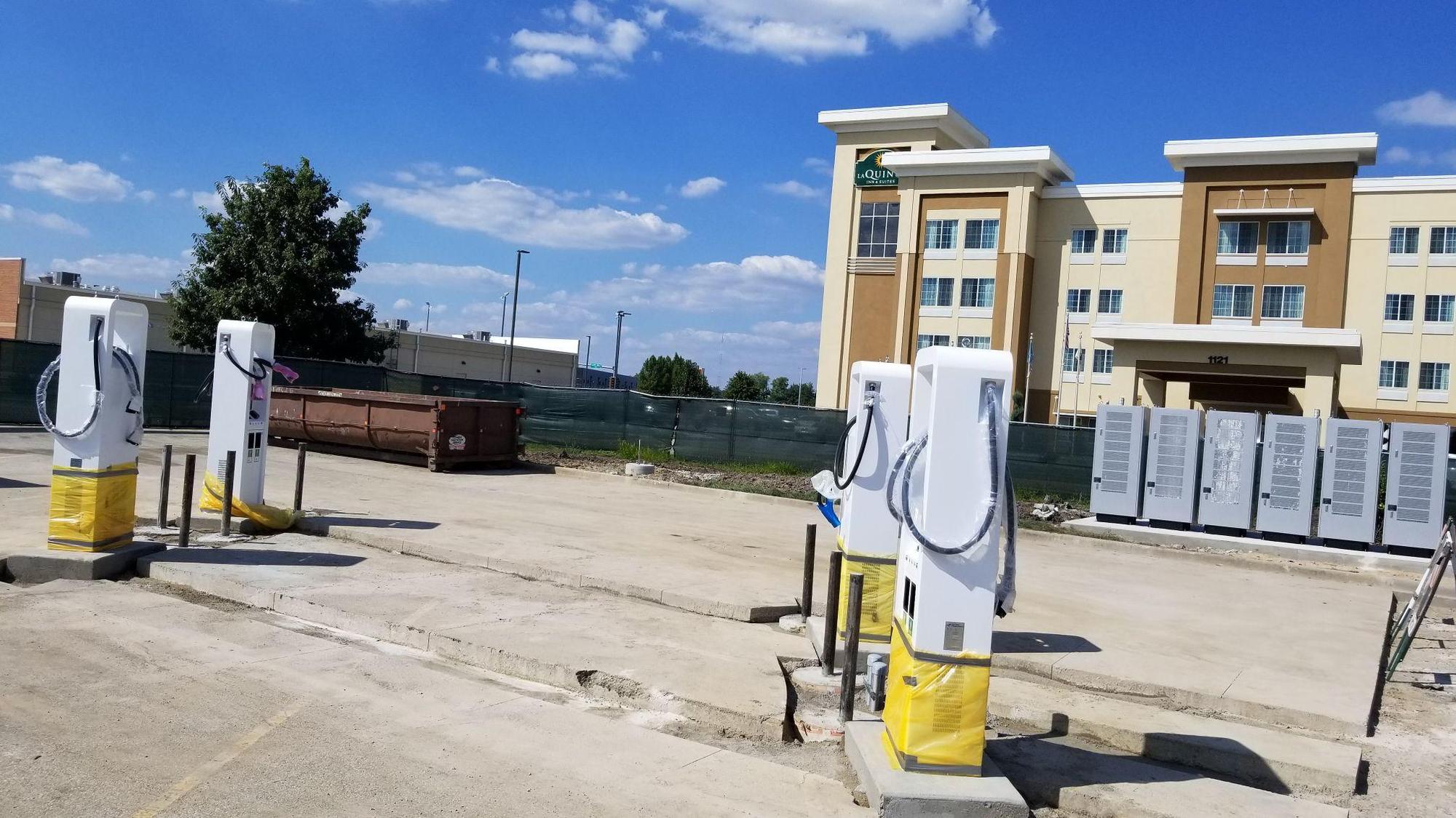 Walmart Supercenter Springfield | Springfield, IL | EV Station
